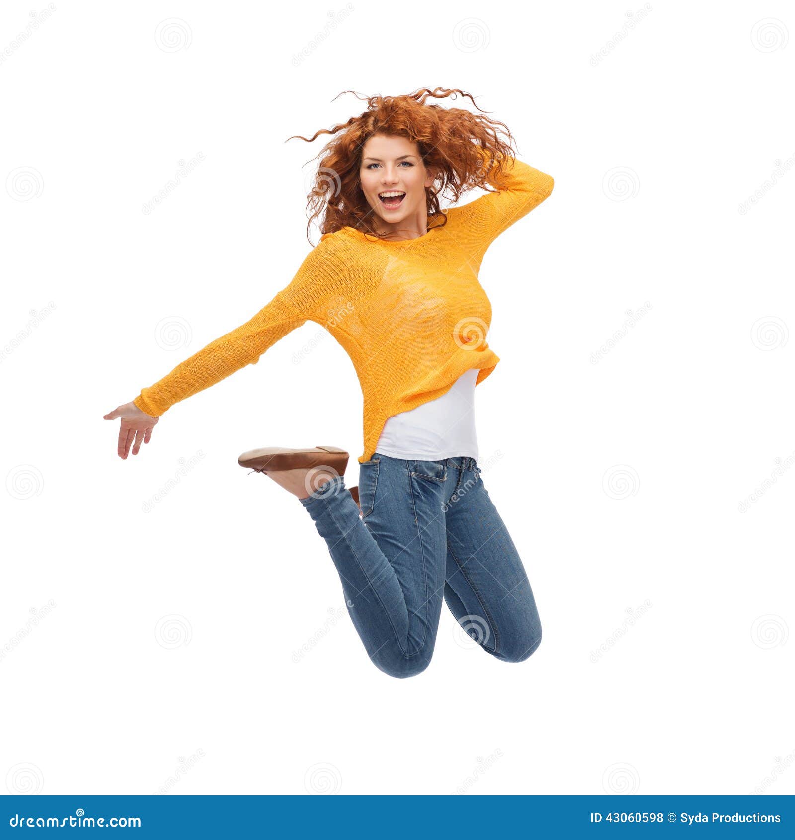 Mujer Joven Sonriente Que Salta En Aire Foto de archivo - Imagen de ...