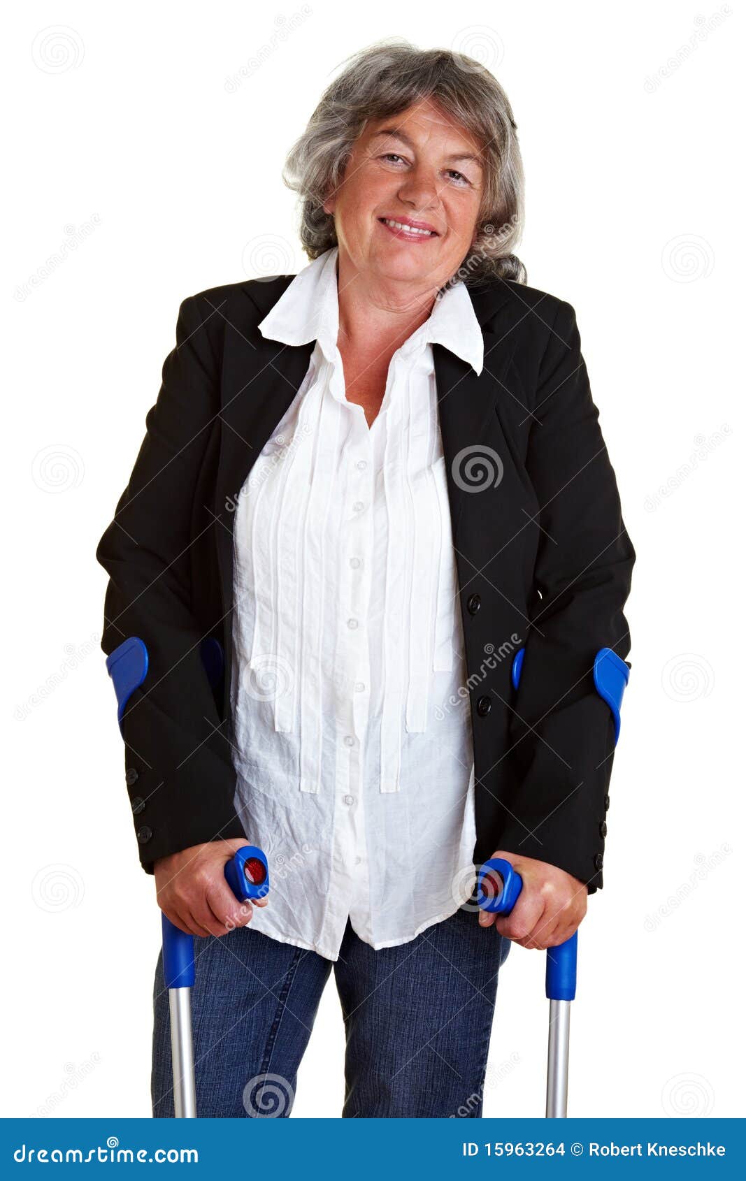 Mujer Lisiada Con Las Muletas Foto de archivo - Imagen de pensionista ...