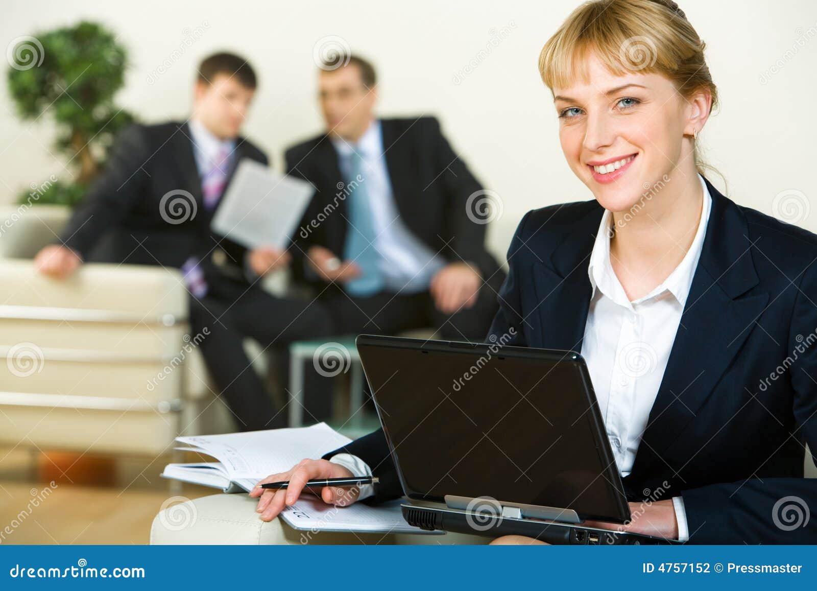 Mujer ocupada foto de archivo. Imagen de grupo, empresarios - 4757152