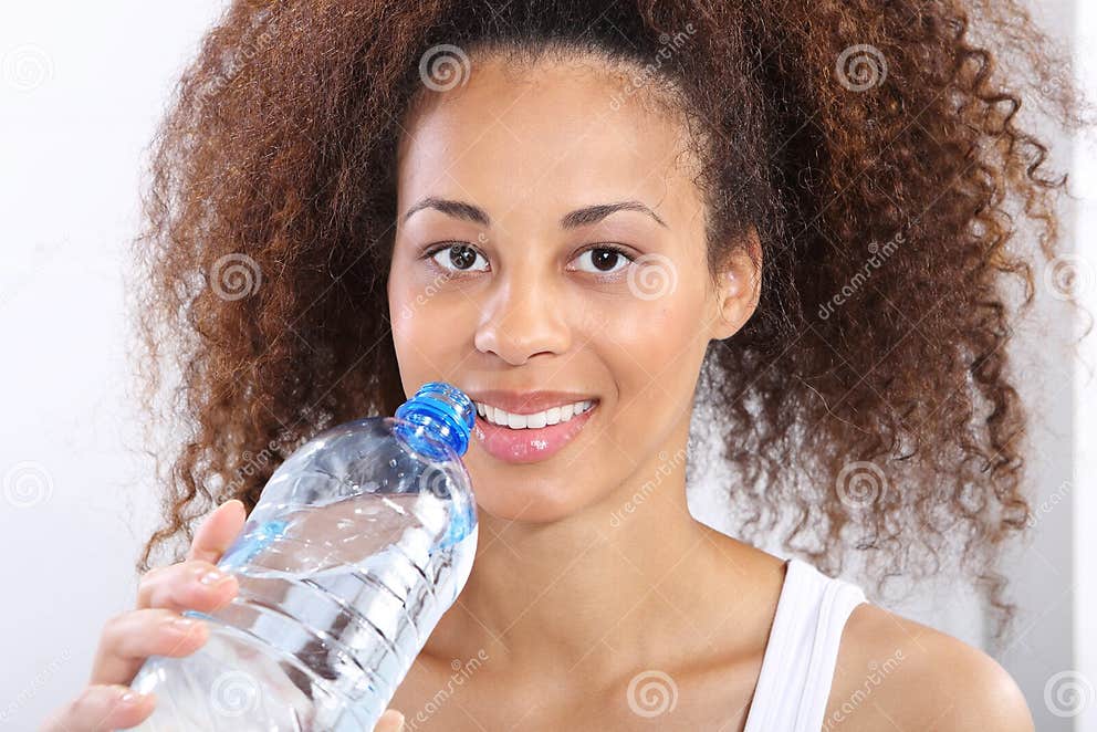 Mujer pelada oscuridad imagen de archivo. Imagen de pelado - 42493749