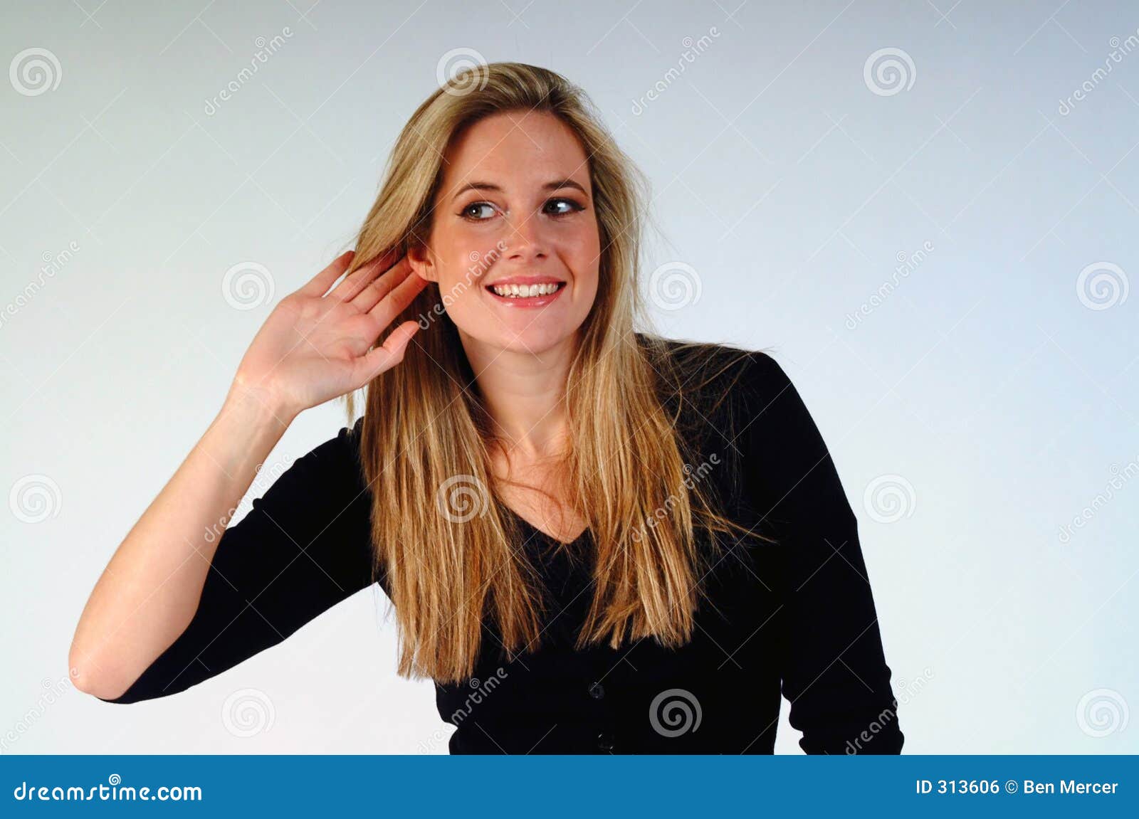 Mujer que escucha foto de archivo. Imagen de ruido, tranquilidad - 313606