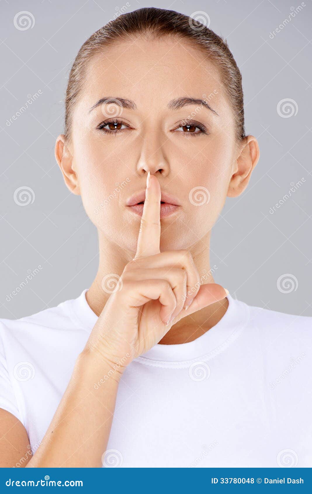 Mujer Que Hace Un Gesto Que Hace Callar Foto de archivo - Imagen de ...