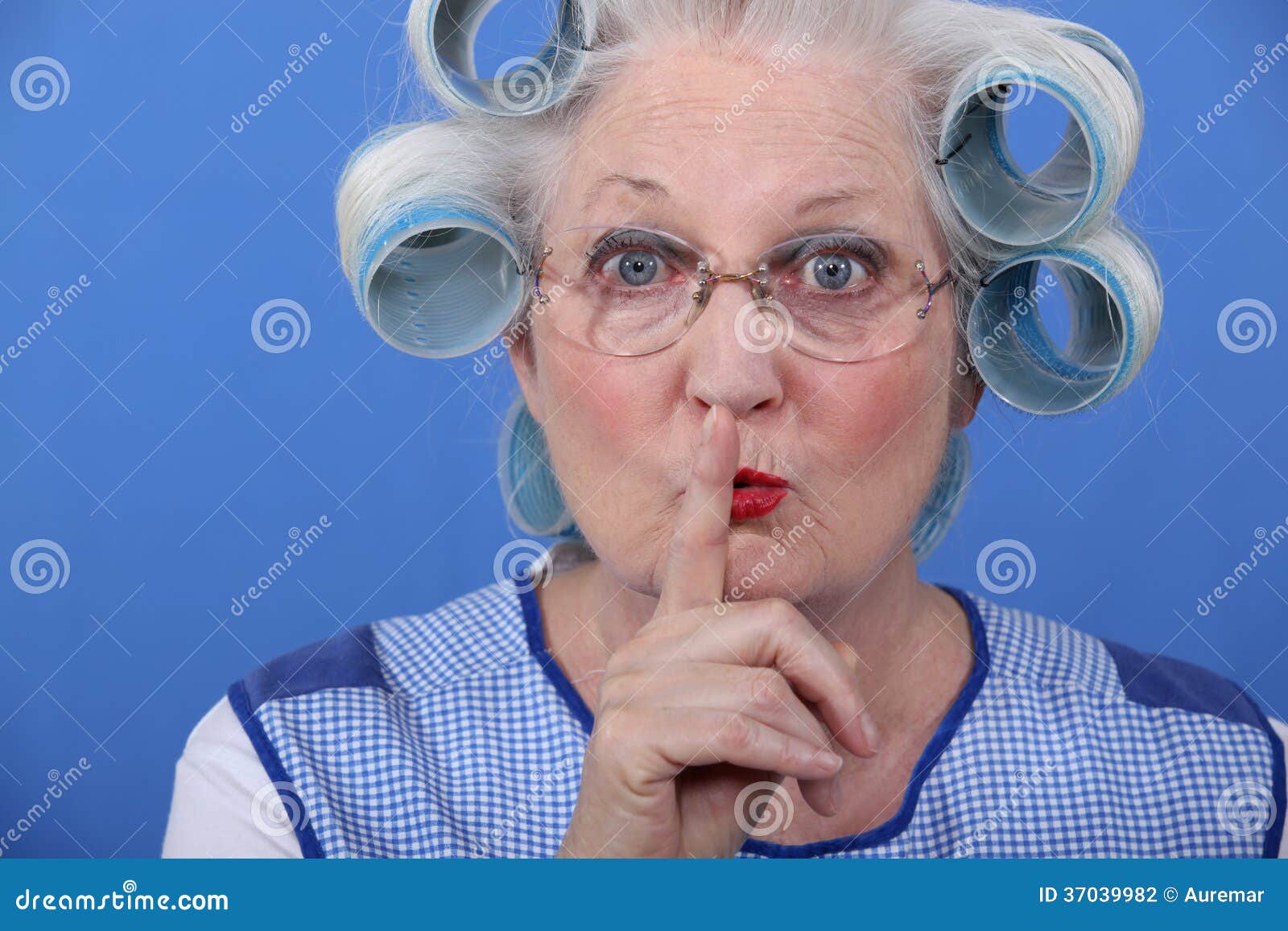 Mujer Que Pide Para Ser Reservado Foto de archivo - Imagen de ...