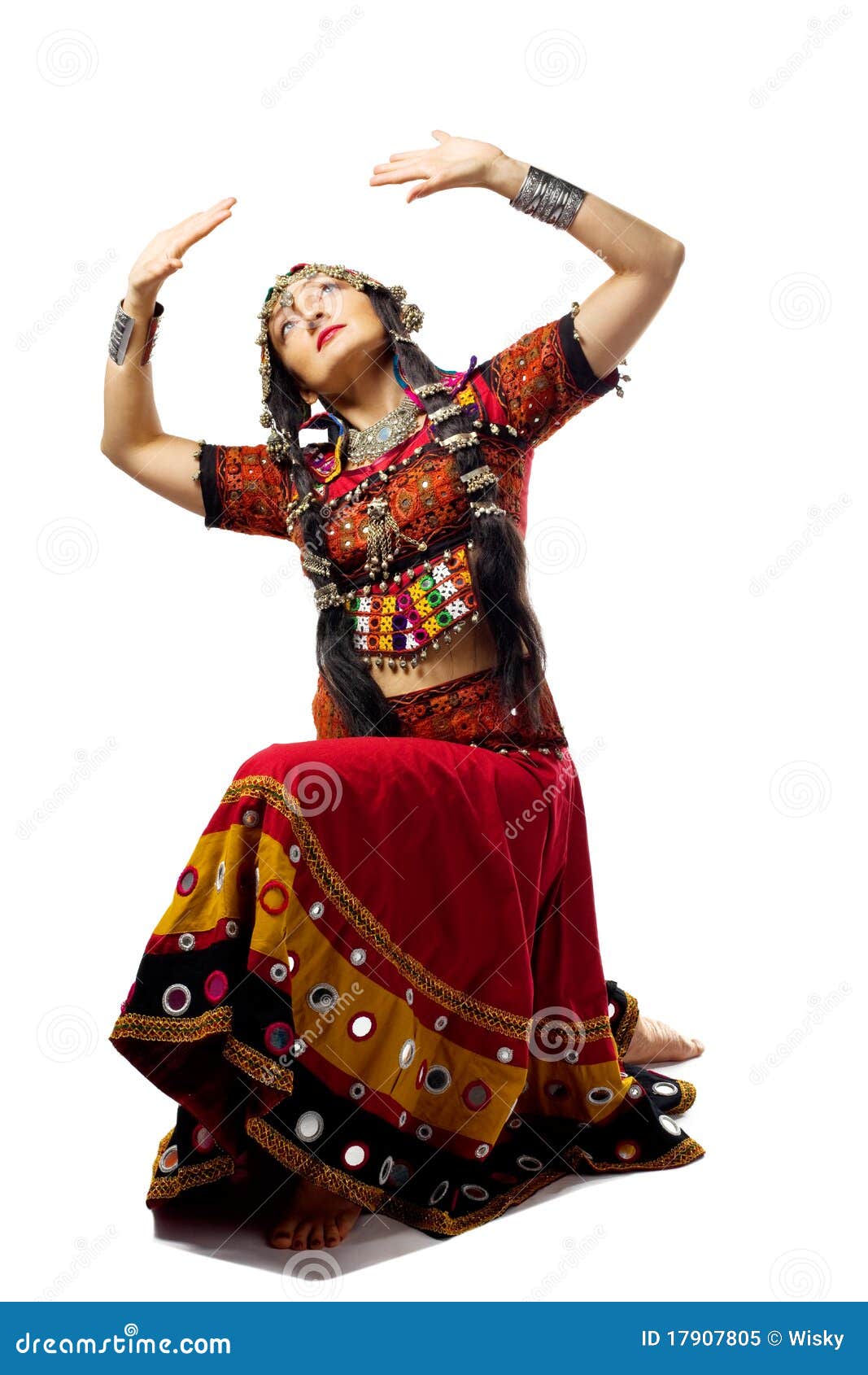 Mujer Que Presenta En Traje Indio Tradicional Imagen de archivo ...