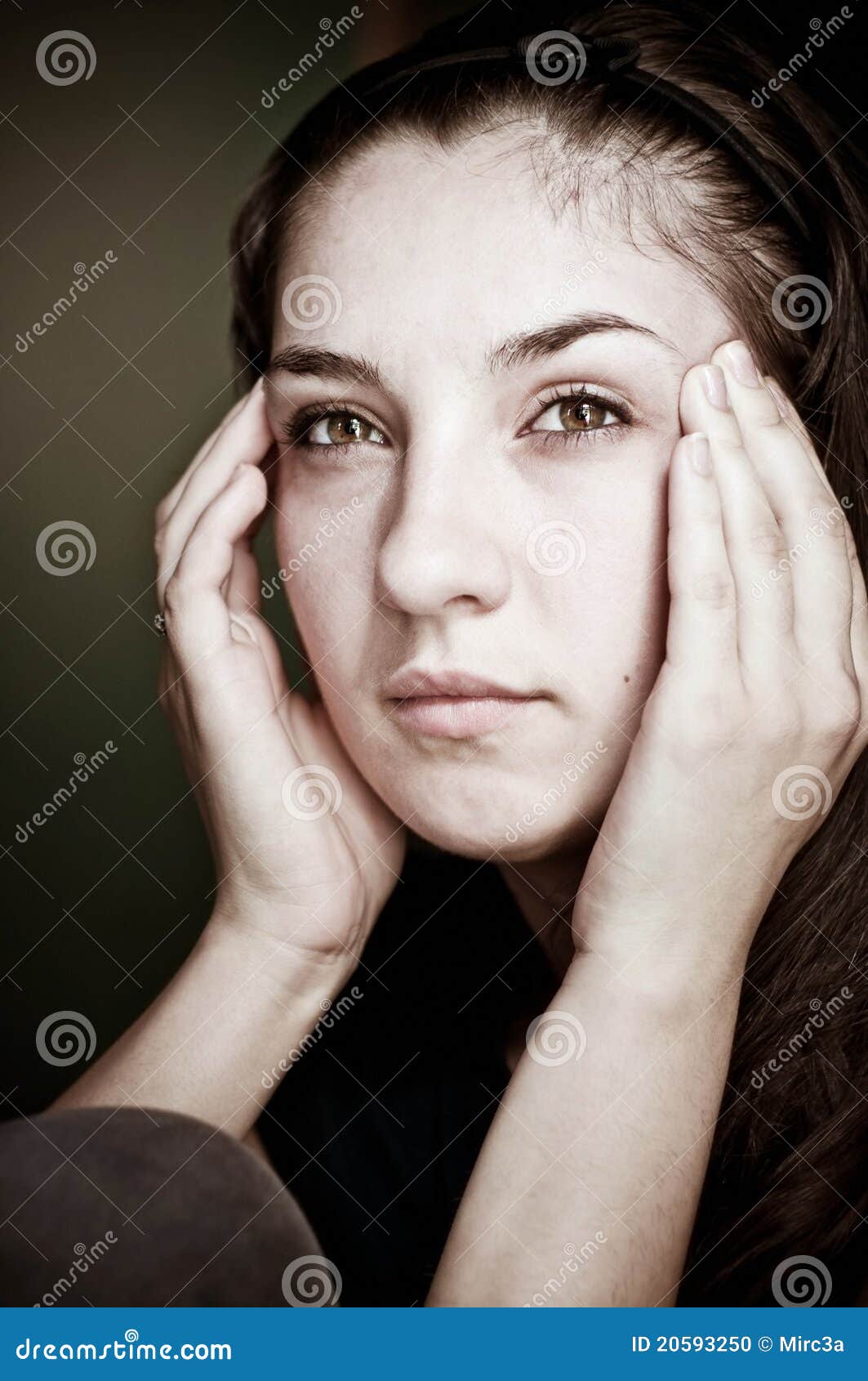 Mujer Que Tiene Dolor De Cabeza Foto de archivo - Imagen de doloroso ...