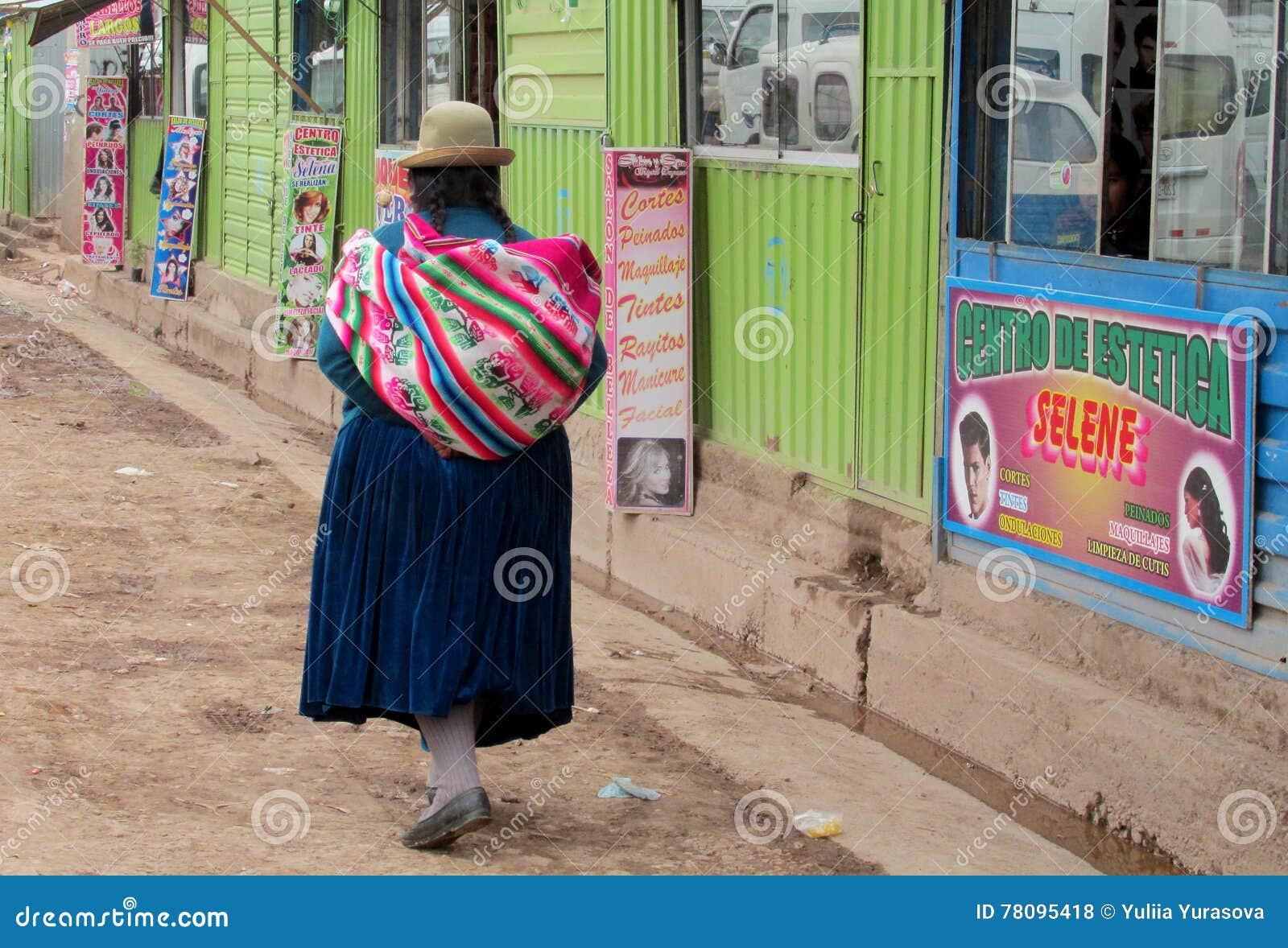 Mujer quechua tradicional foto de archivo editorial. Imagen de cara ...
