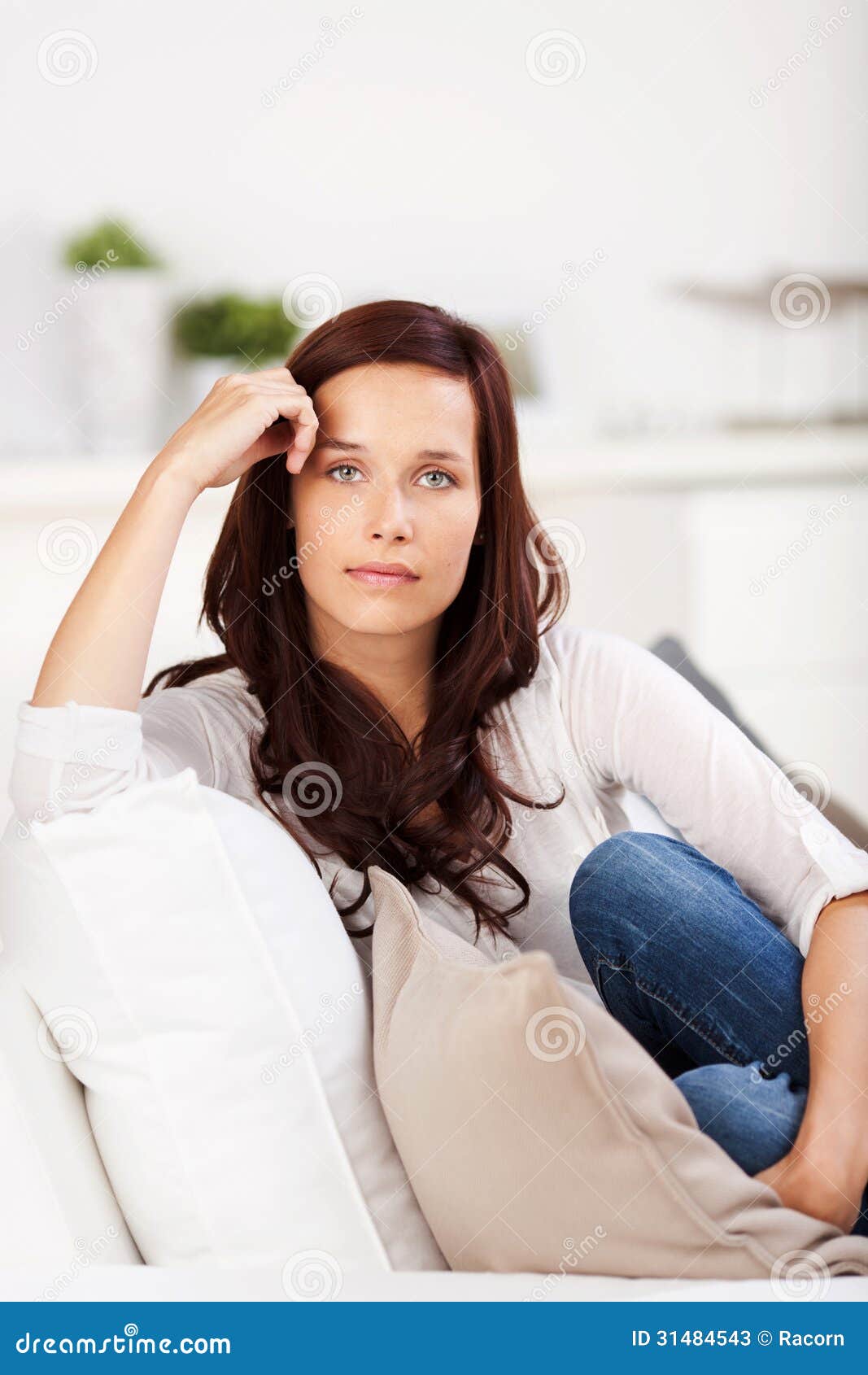 Mujer relajada imagen de archivo. Imagen de relajado - 31484543