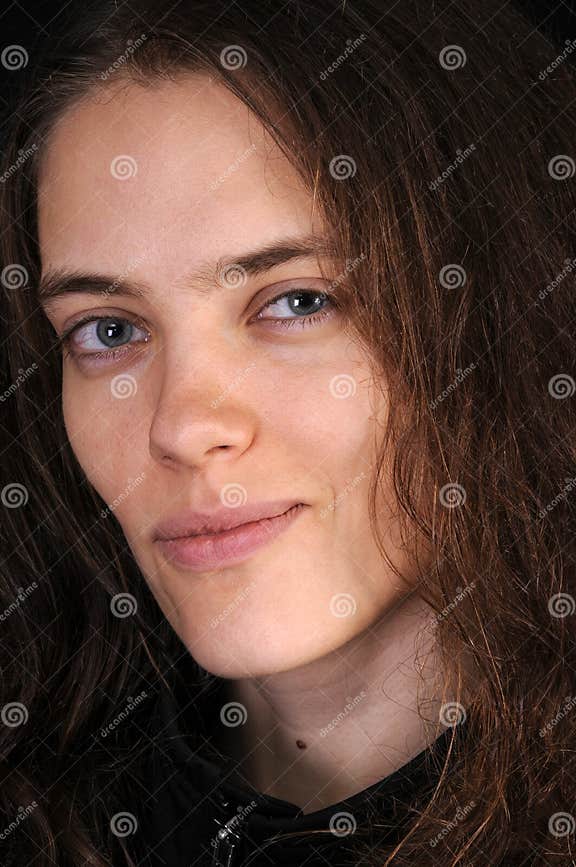 Mujer rusa hermosa foto de archivo. Imagen de empresario - 6568034