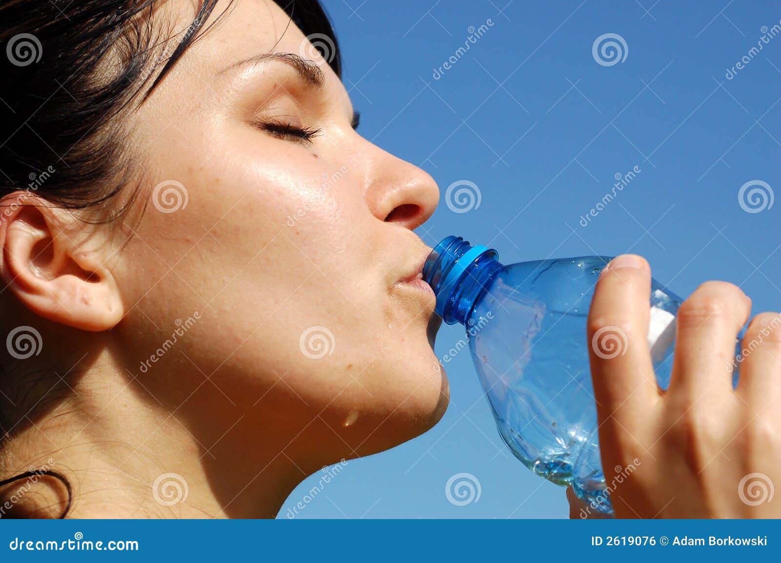 Mujer sedienta #7 foto de archivo. Imagen de aptitud, belleza - 2619076