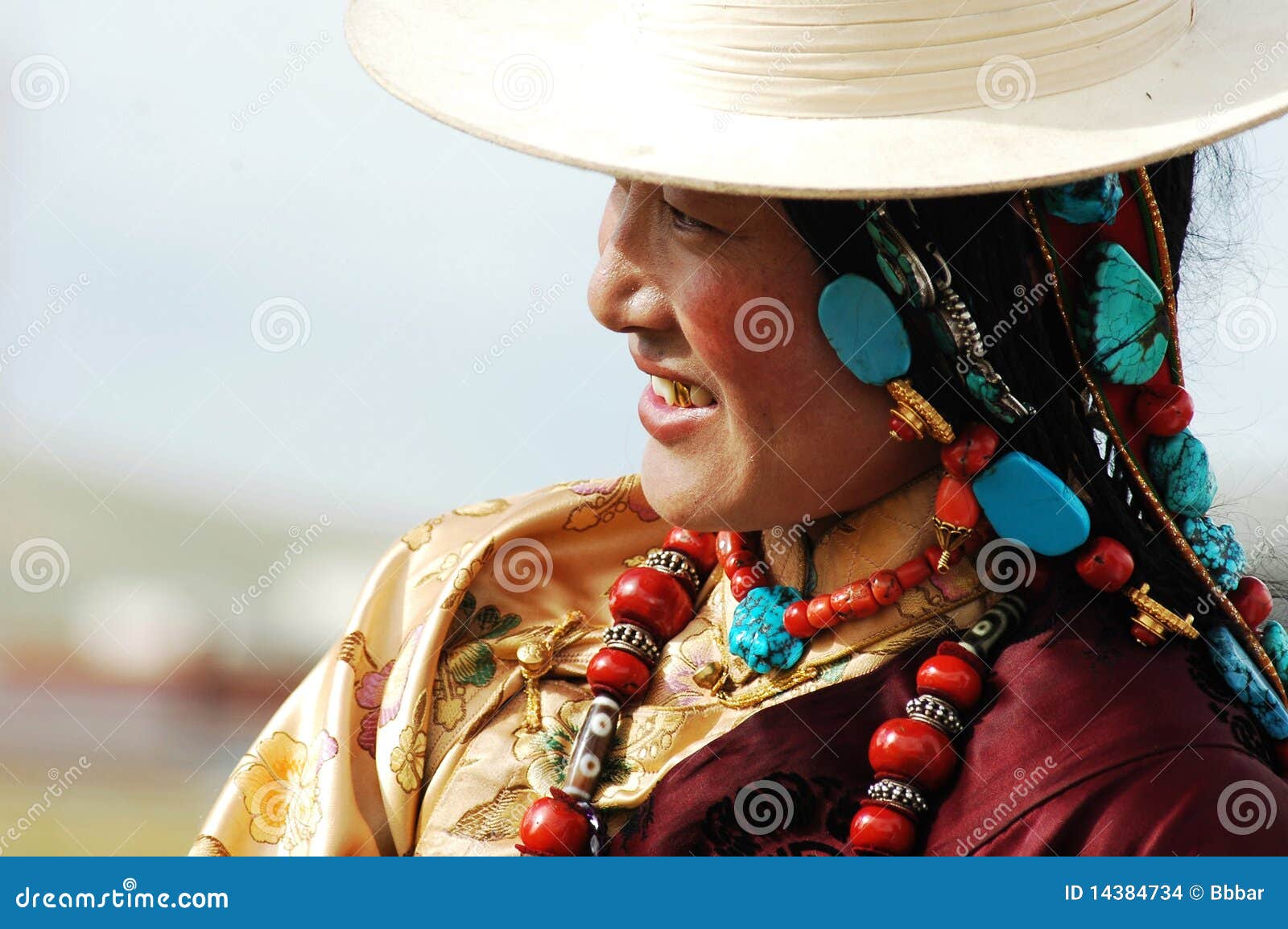Mujer tibetana imagen de archivo editorial. Imagen de ropa - 14384734