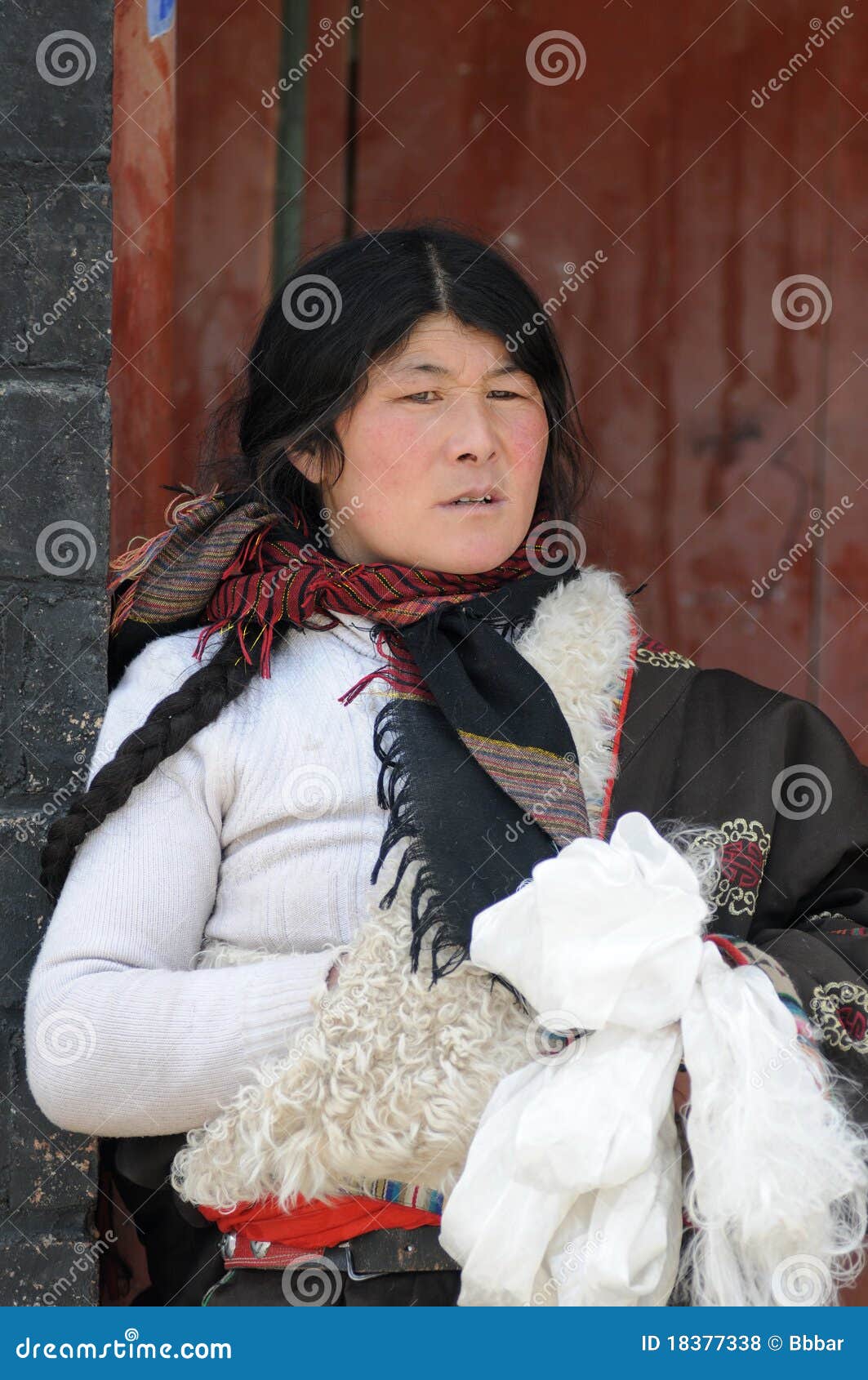 Mujer tibetana foto de archivo editorial. Imagen de traje - 18377338