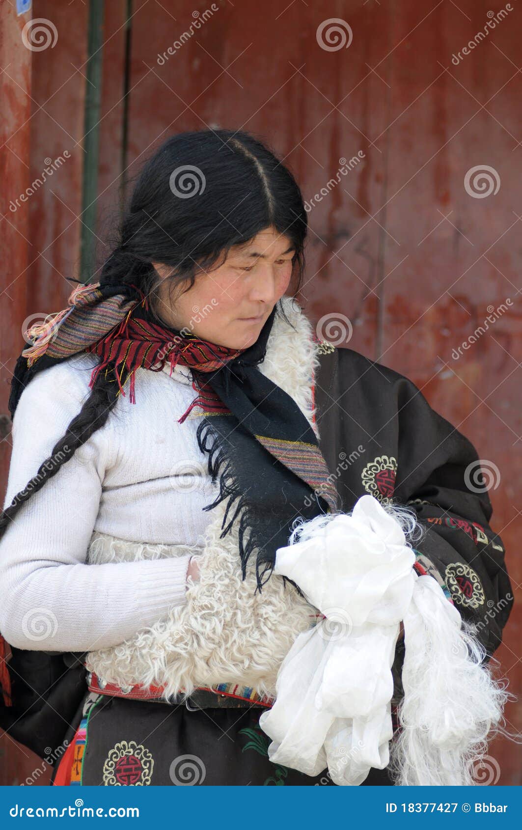 Mujer tibetana fotografía editorial. Imagen de asia, tibetano - 18377427