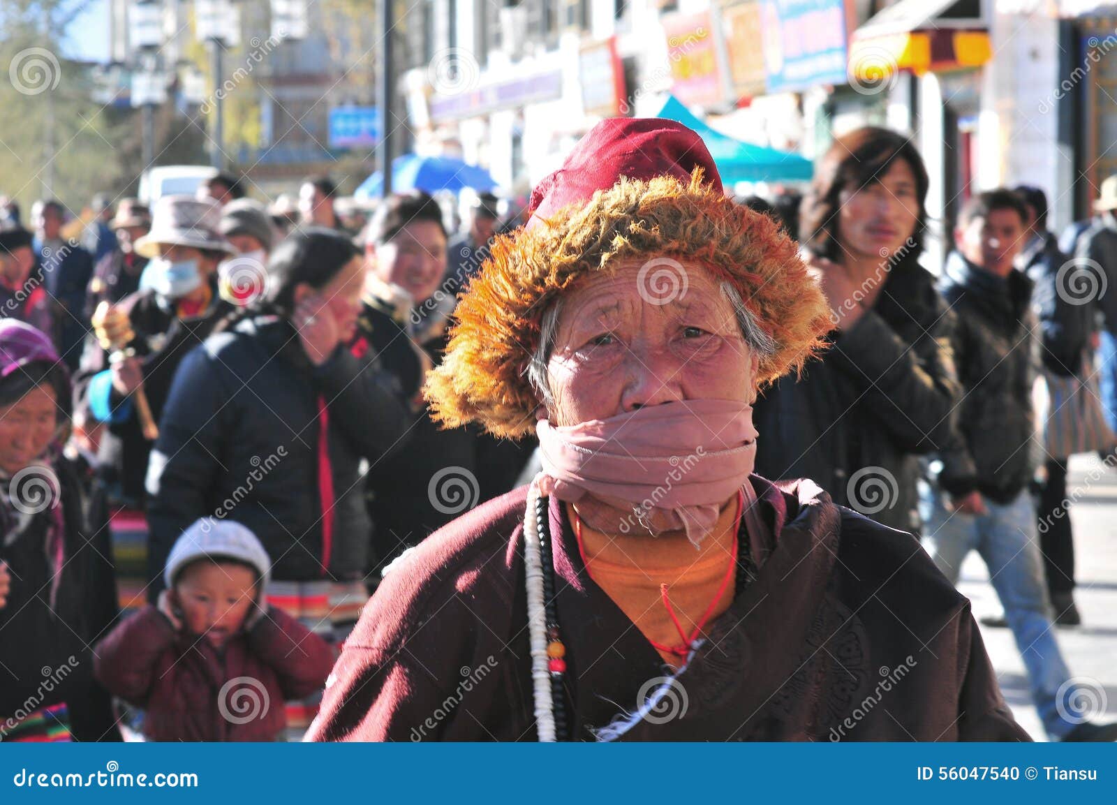 Mujer tibetana imagen editorial. Imagen de tradicional - 56047540