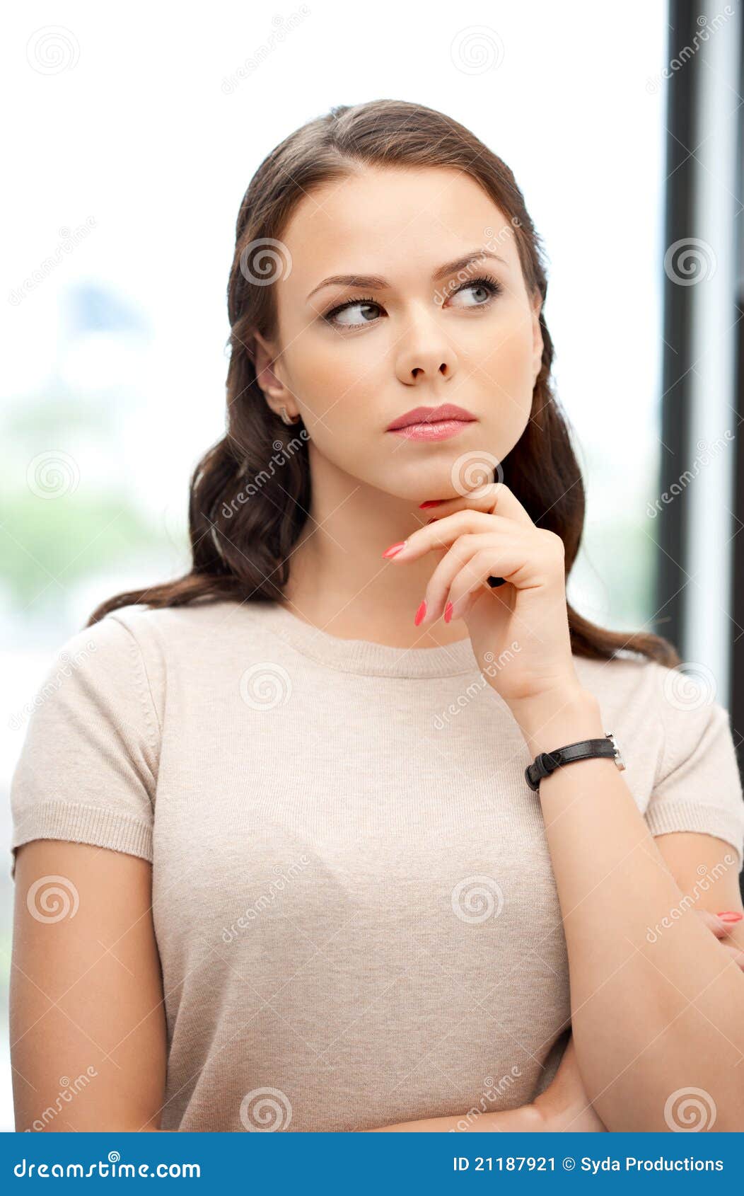 Mujer tranquila y seria imagen de archivo. Imagen de muchacha - 21187921