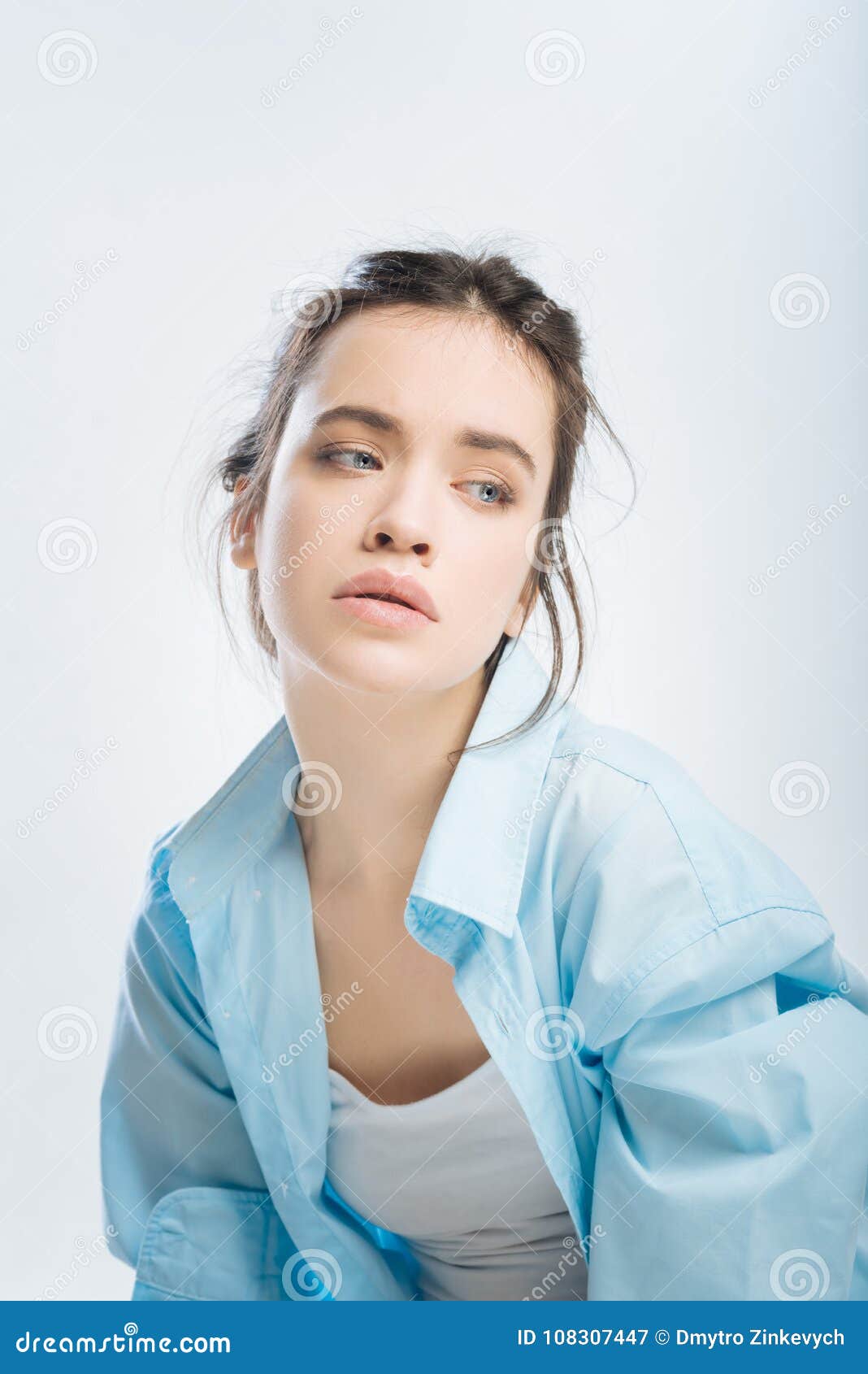 Mujer Triste Deprimida Que Siente Desgraciada Imagen de archivo ...