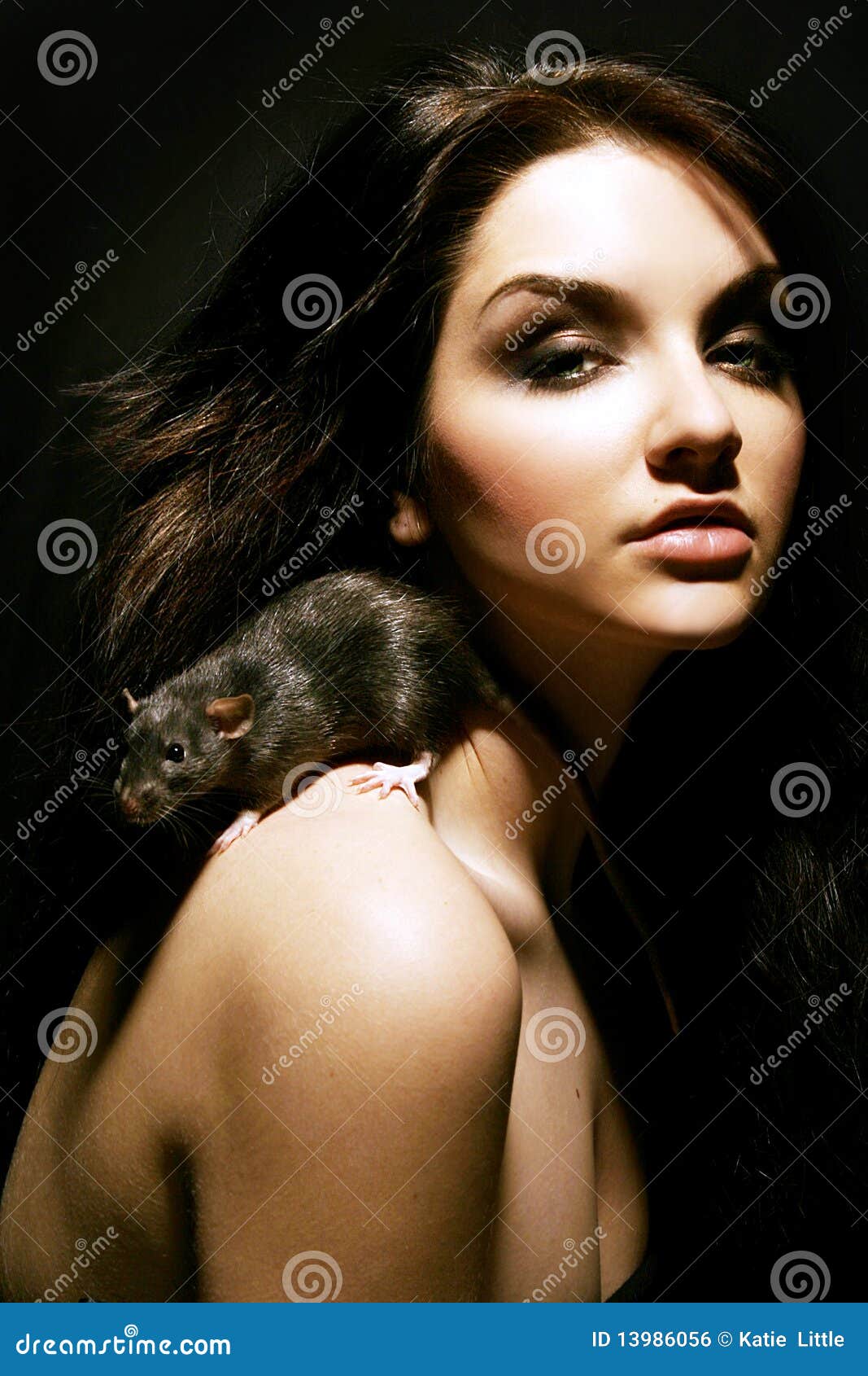 Mujer y rata foto de archivo. Imagen de hermoso, alguien - 13986056