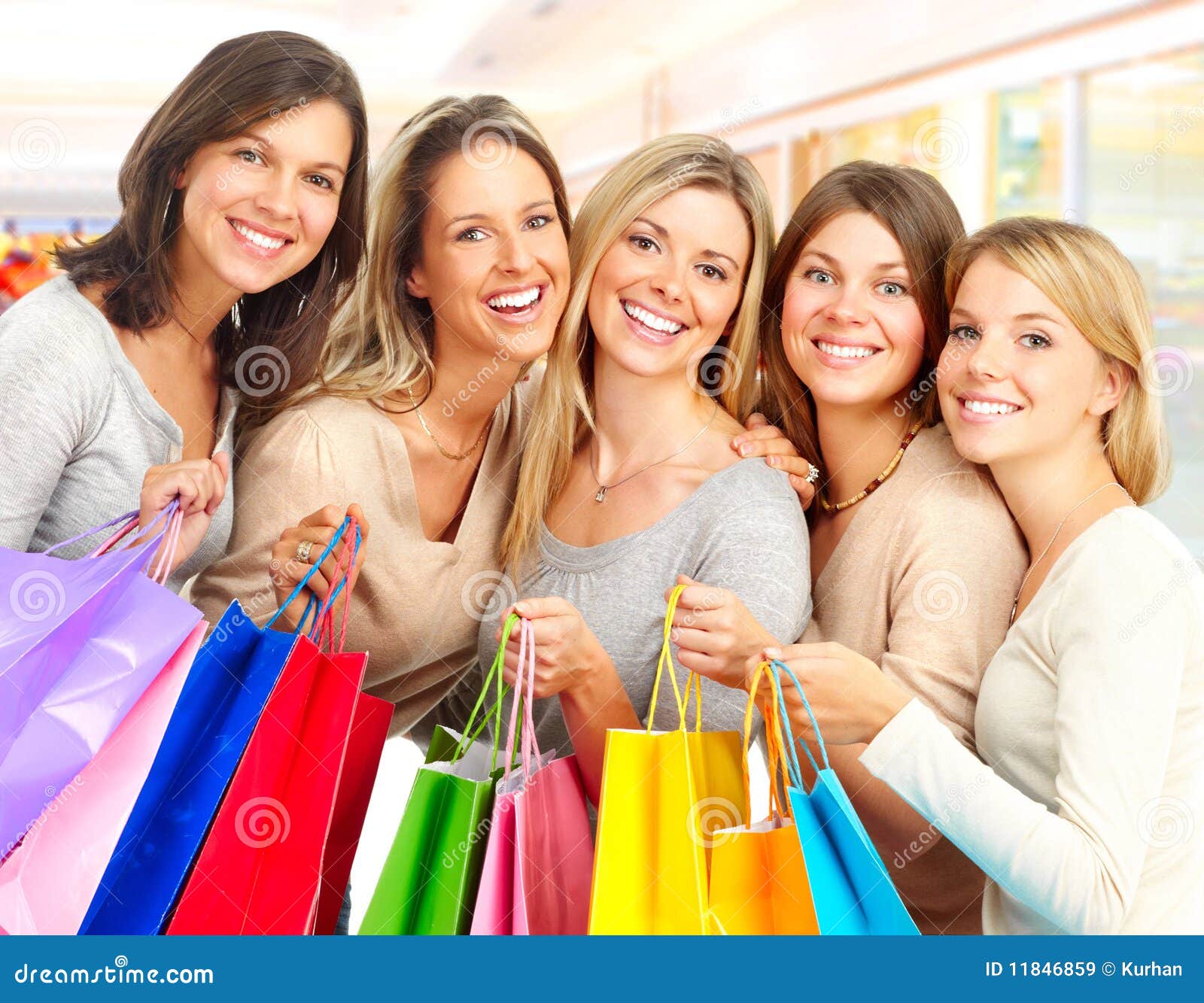 Mujeres de las compras imagen de archivo. Imagen de cliente - 11846859