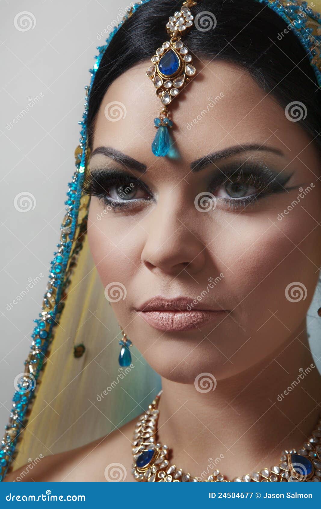 Mujeres indias imagen de archivo. Imagen de novia, velo - 24504677