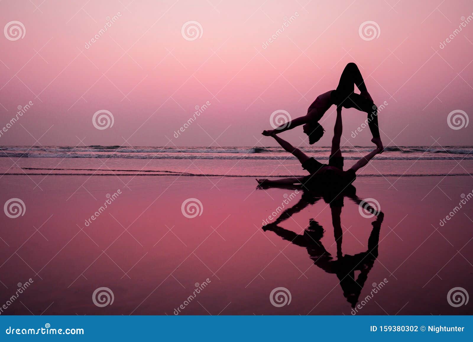 Muladhara Swadhisthana Manipula Tantra Yoga En La Playa Hombre Y Mujer ... Muladhara Swadhisthana Manipula Tantra Yoga En La Playa Hombre Y Mujer ...