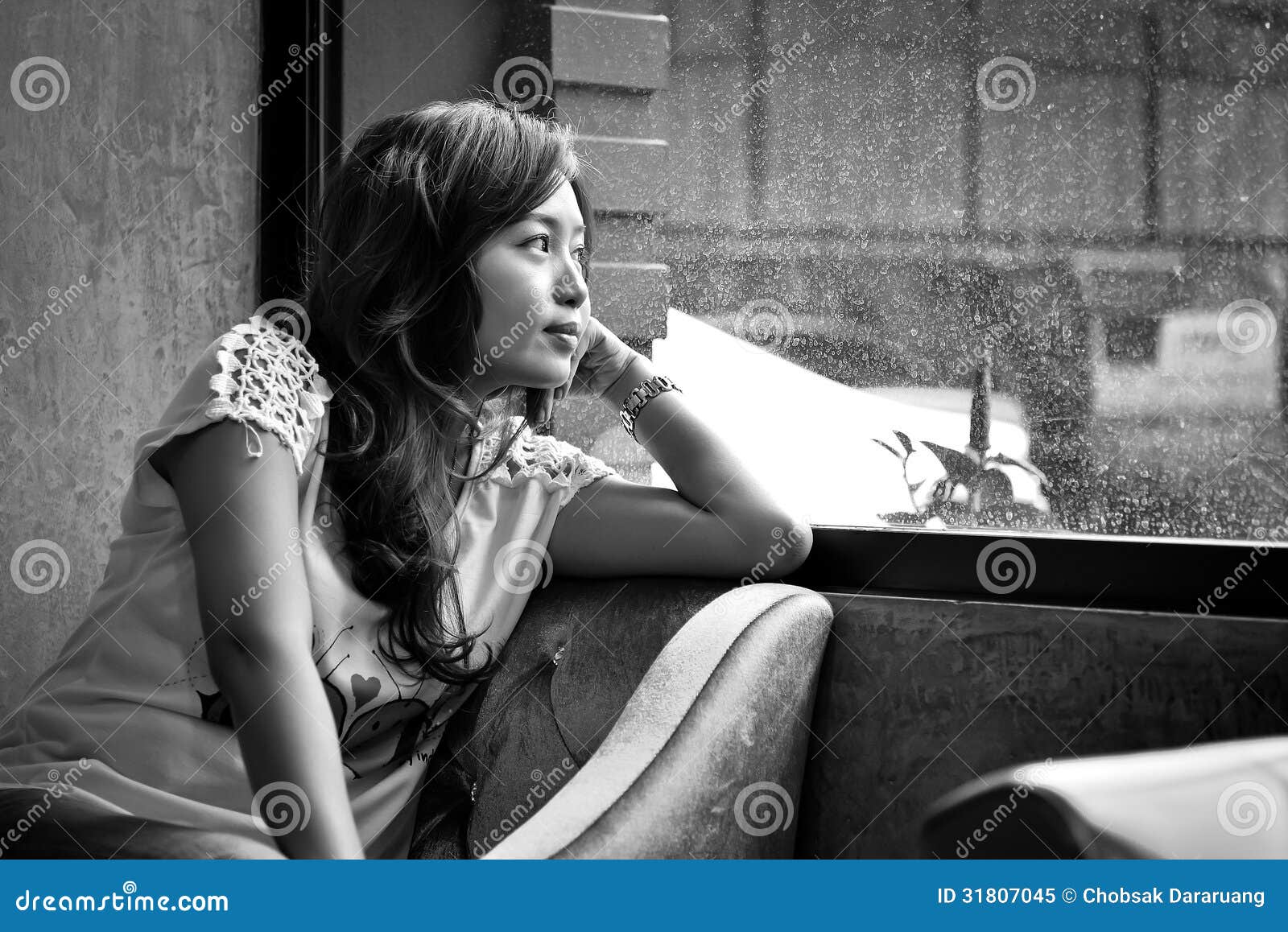 Mulher aborrecida imagem de stock. Imagem de tristeza - 31807045