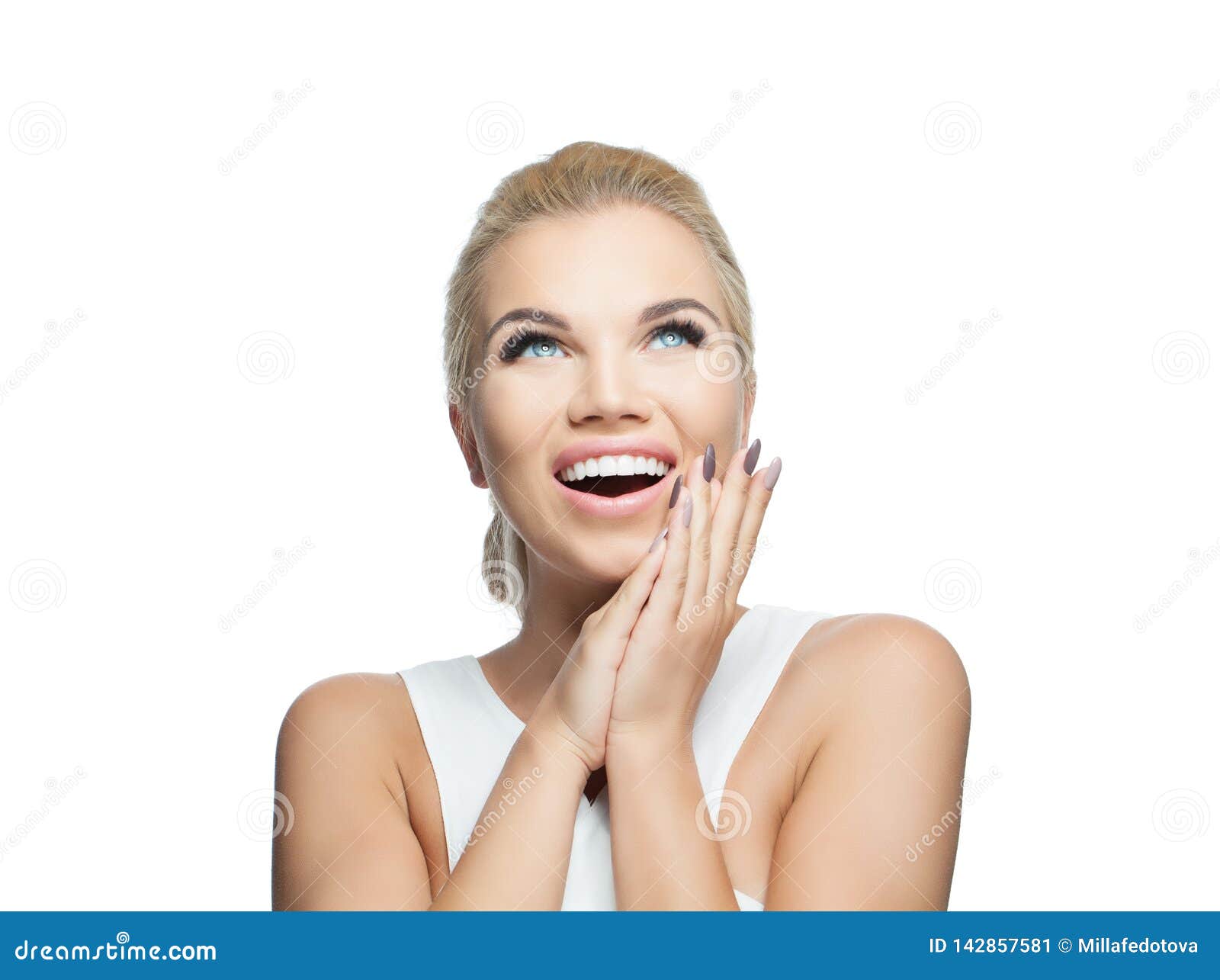 Mulher Bonita Isolada No Fundo Branco Menina Surpreendida Feliz, Cara ... Mulher Bonita Isolada No Fundo Branco Menina Surpreendida Feliz, Cara ...