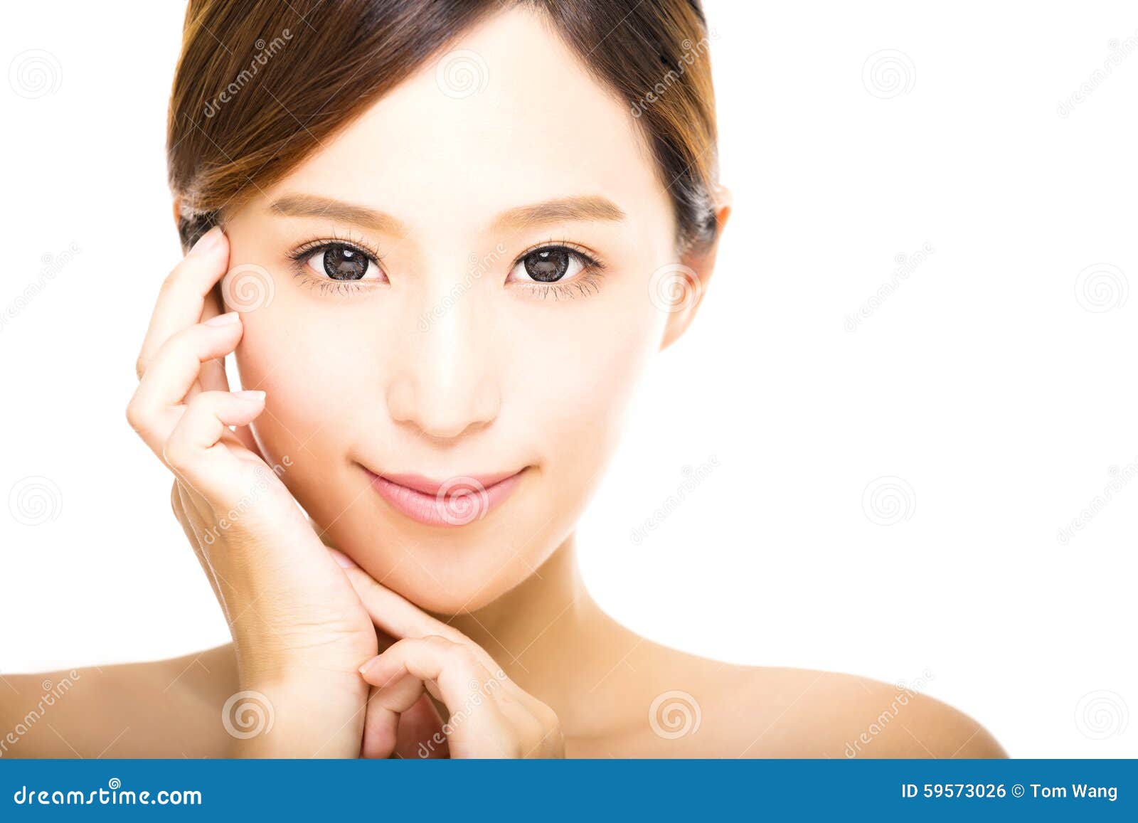 Mulher De Sorriso Nova Com Cara Limpa Foto de Stock - Imagem de cara ... Mulher De Sorriso Nova Com Cara Limpa Foto de Stock - Imagem de cara ...