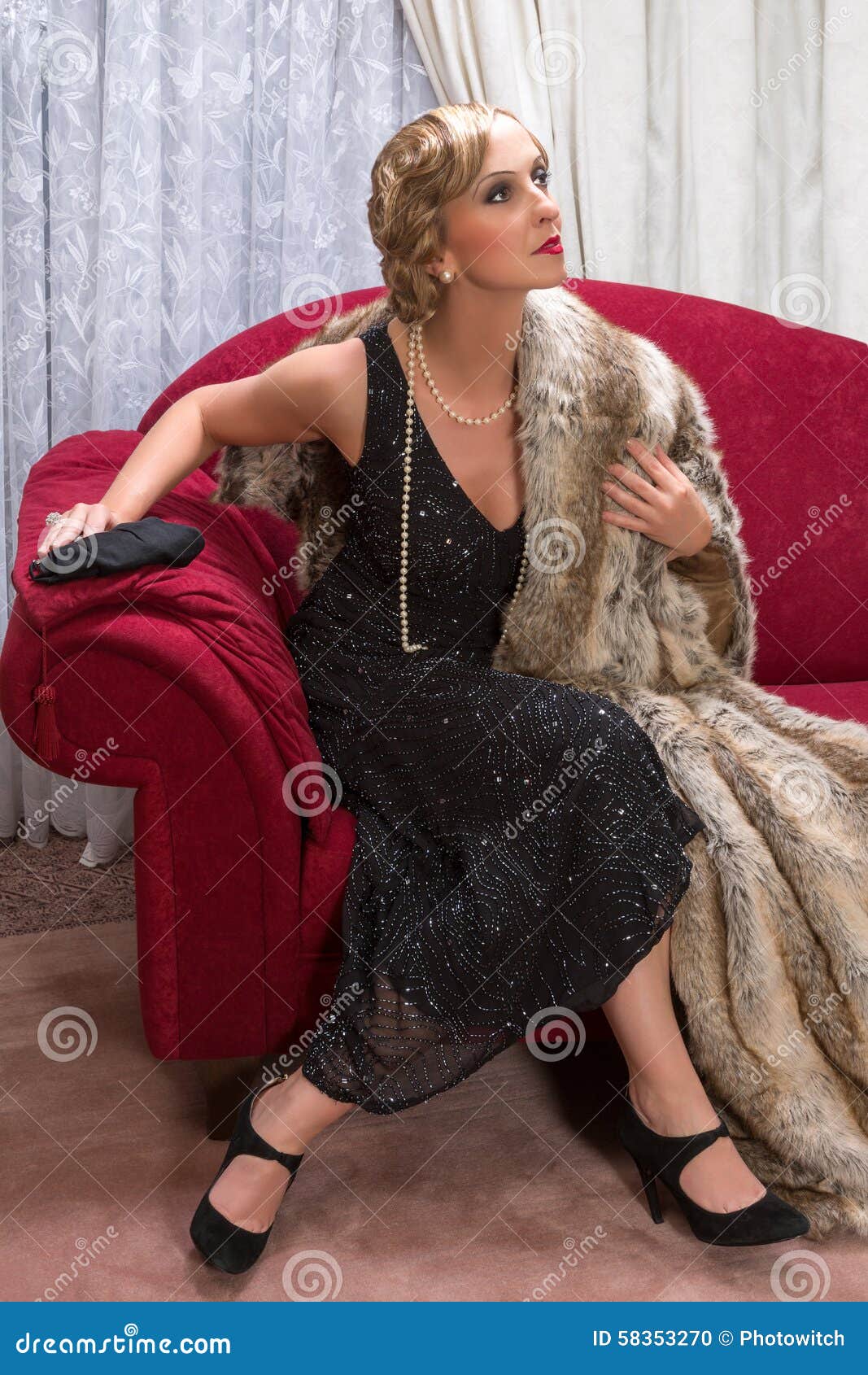 Mulher Do Flapper No Estilo De Charleston Foto de Stock - Imagem de ...