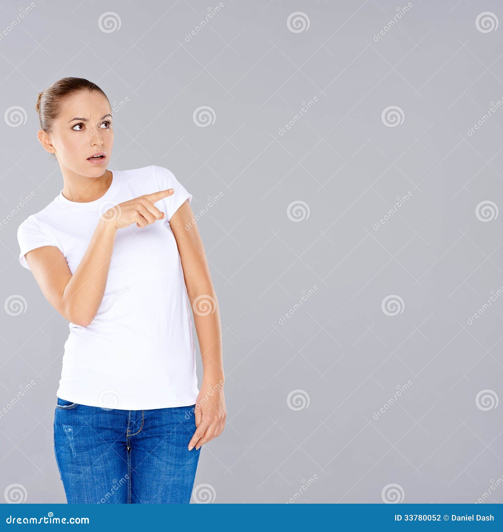 Mulher Que Aponta Na Incredulidade Foto de Stock - Imagem de branco ...