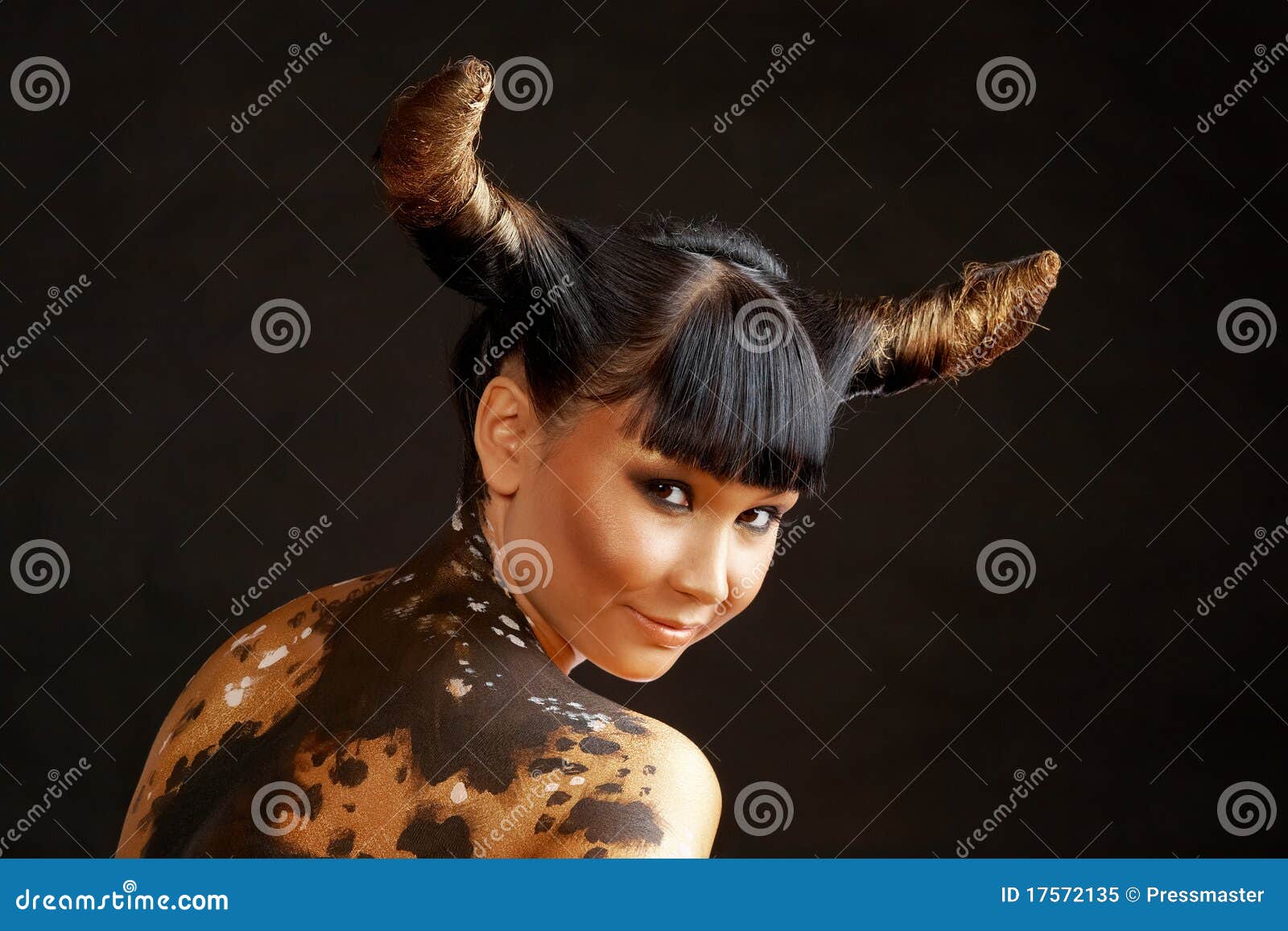 Mulher Vaca-dirigida imagem de stock. Imagem de consideravelmente ...