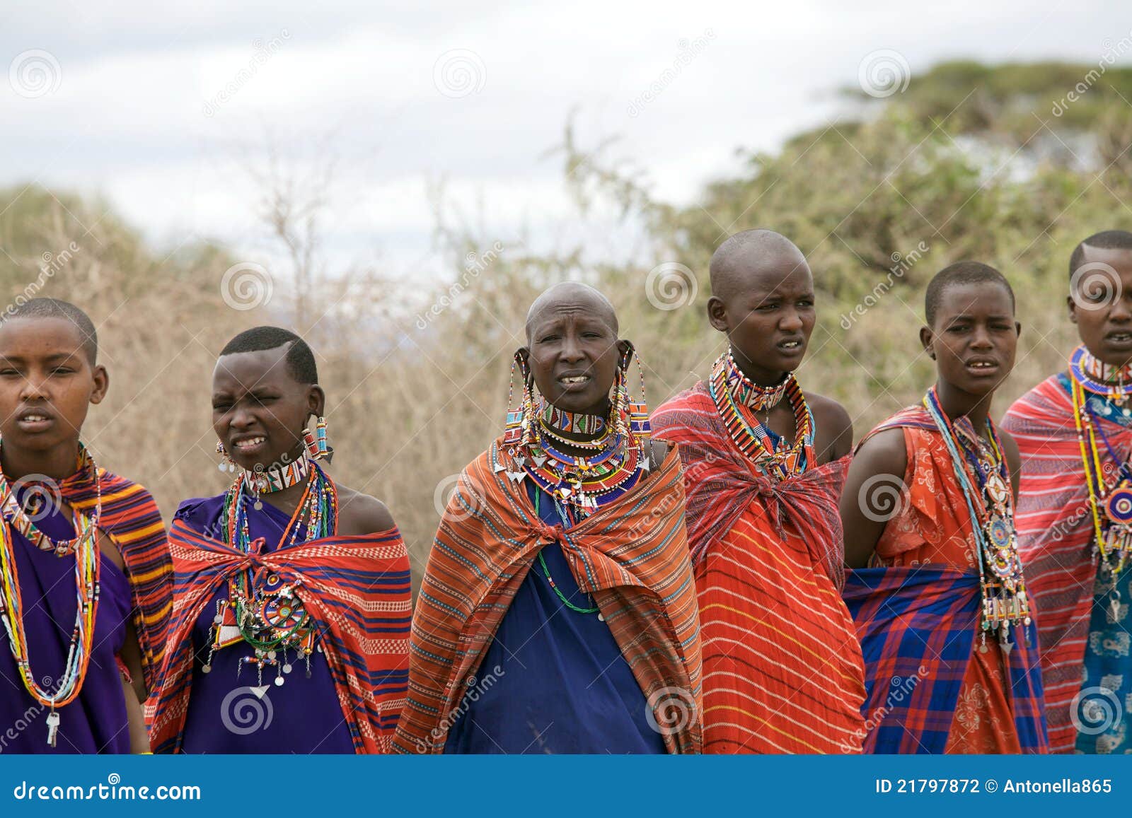 Mulheres de Msai fotografia editorial. Imagem de grupo - 21797872