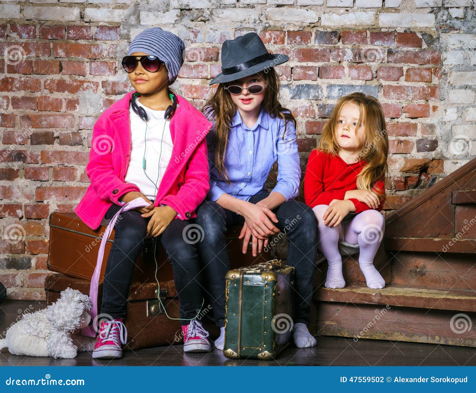 Multi-ethnic Children Group Portrait Stock Photo - Image of friends ...