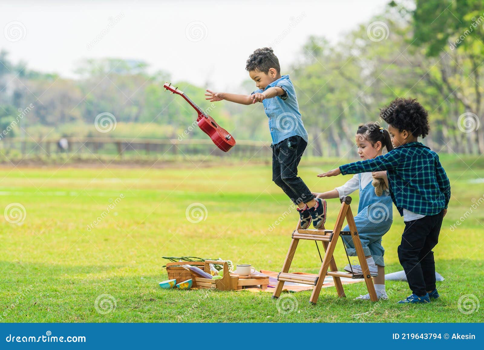 Multi Ethnic and Diverse Group of Children Playing Together in Park ...