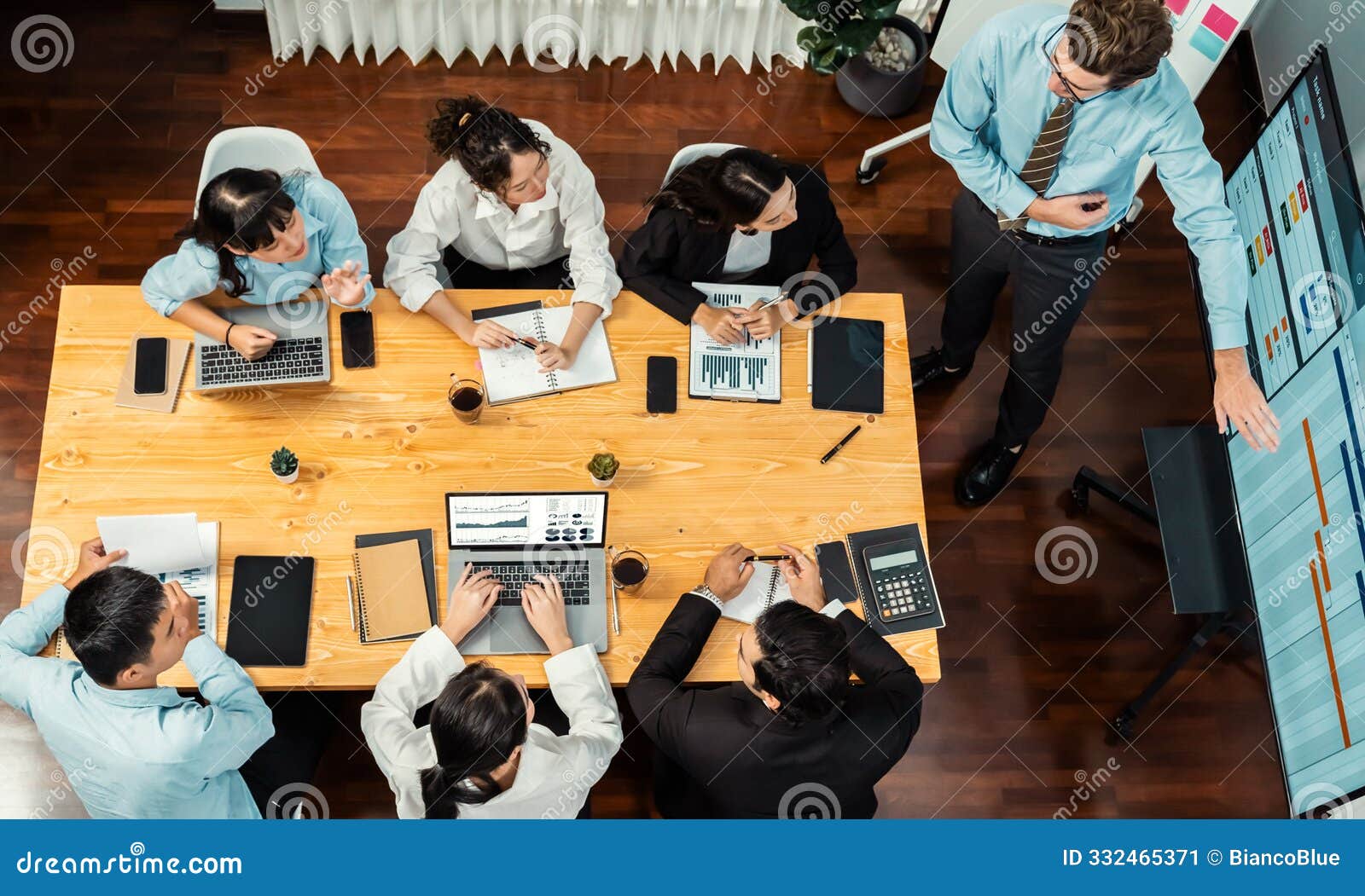 Multi Ethnic Diversity Business People and Modern Business Project ...