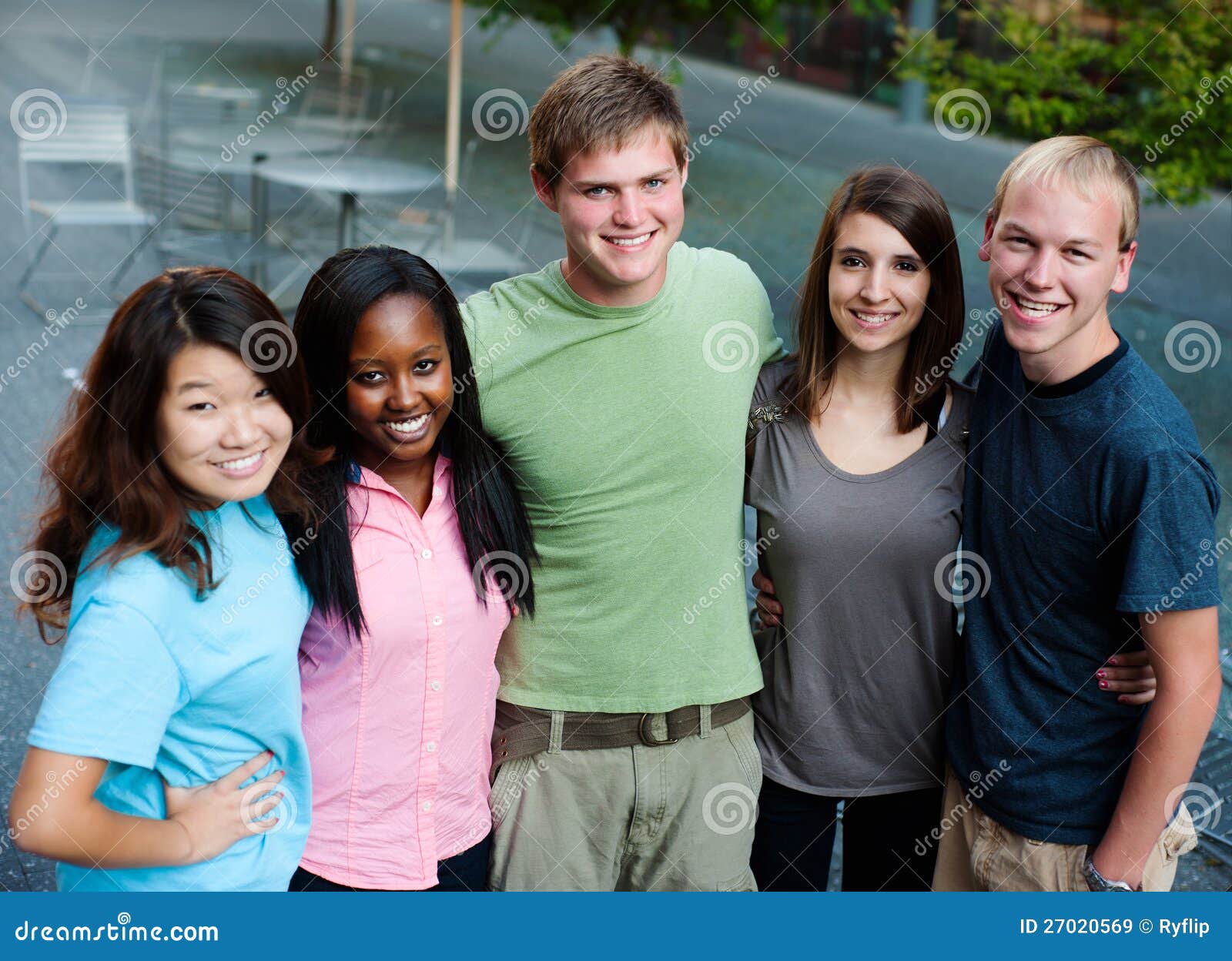 Multi-ethnic Group of Teenagers Stock Image - Image of africanamerican ... Multi-ethnic Group of Teenagers Stock Image - Image of africanamerican ...