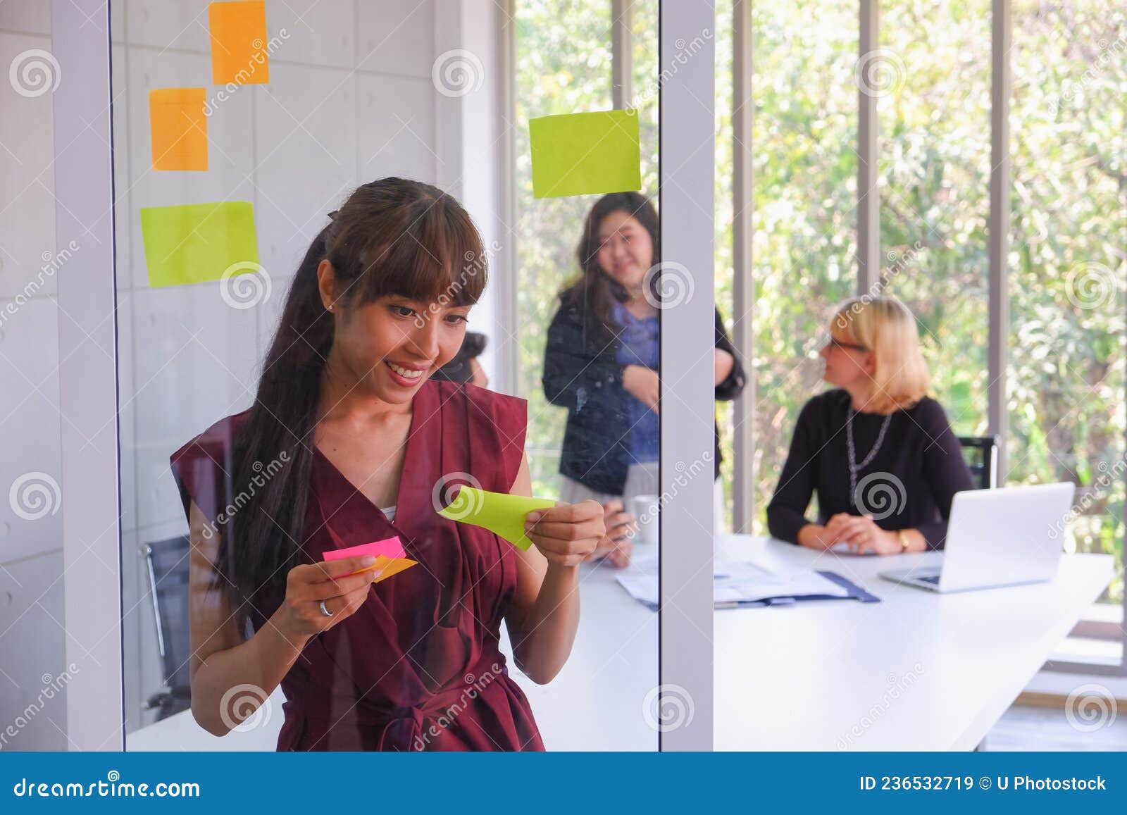 Multi-ethnic Seminar Training Group Meeting and Business People ...