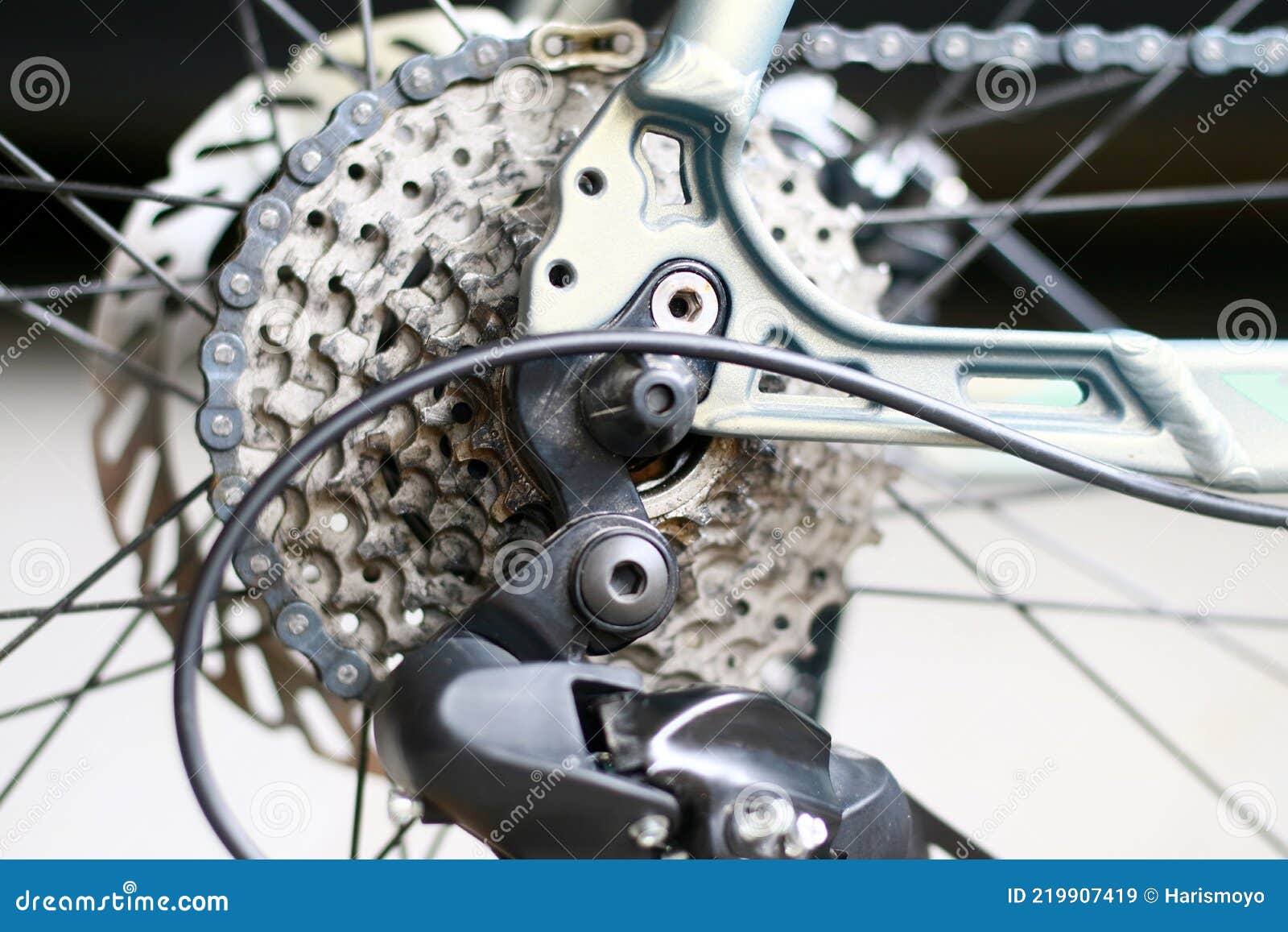 Multi gear system stock image. Image of metal, wheel - 219907419