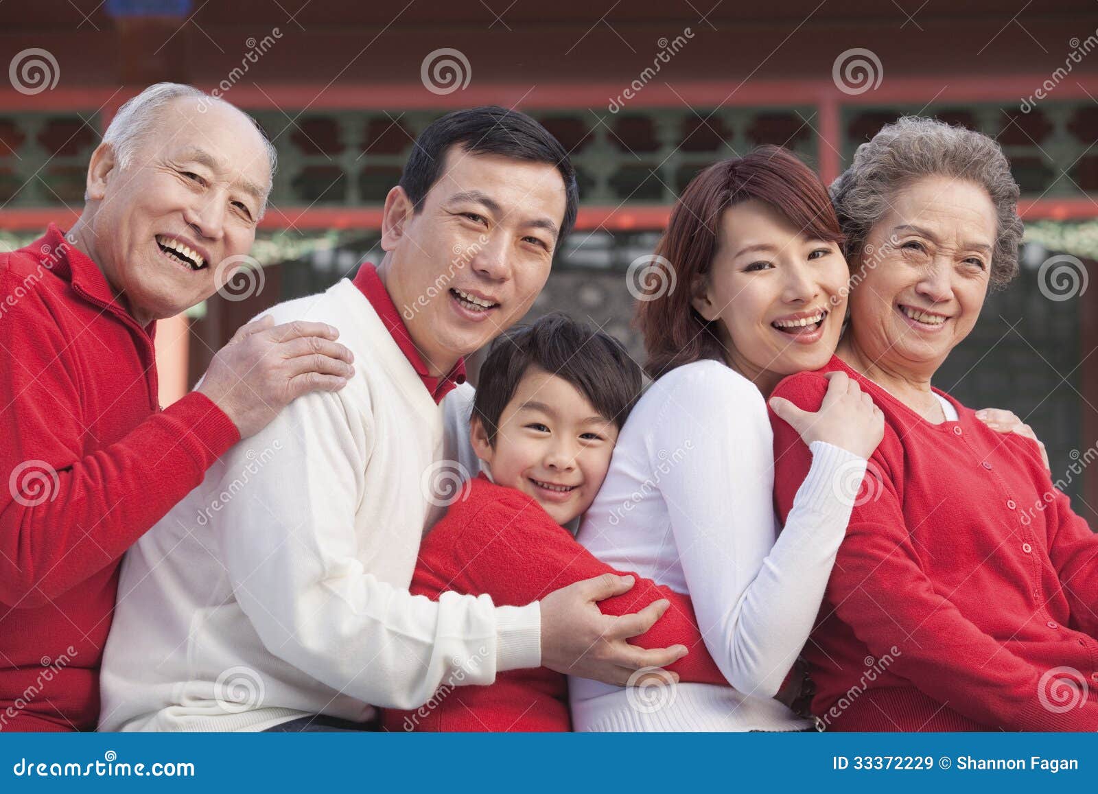 Multi-generation Family in Traditional Chinese Courtyard Stock Image ...