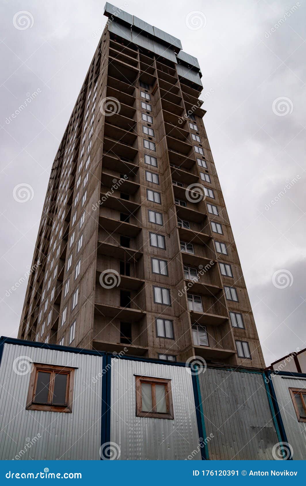 Multi-storey Building at the Final Stage of the Construction Site Stock ...