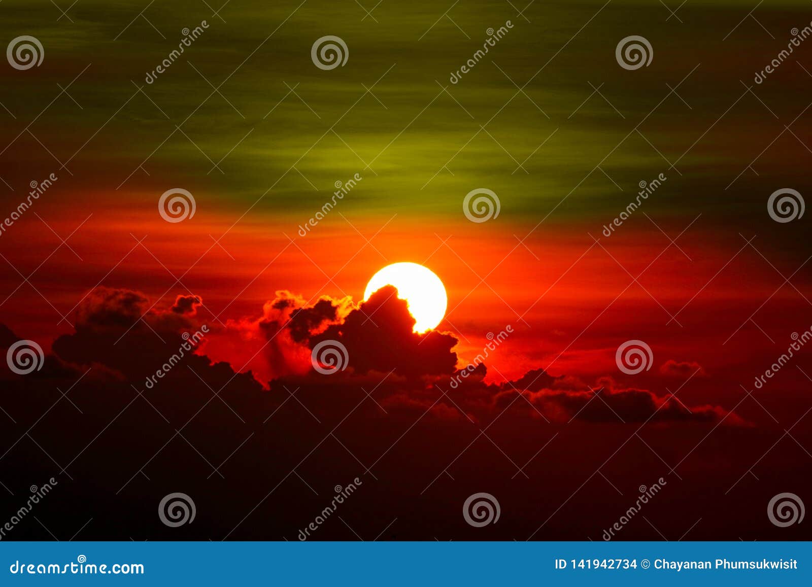 Multicolor Heap Sunset Cloud and Sun on Sky Stock Photo - Image of ...