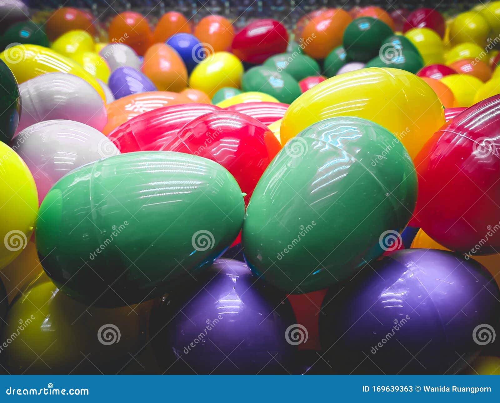 Multicolor Plastic Easter Eggs with Shell Open Use for Egg Hunting ...