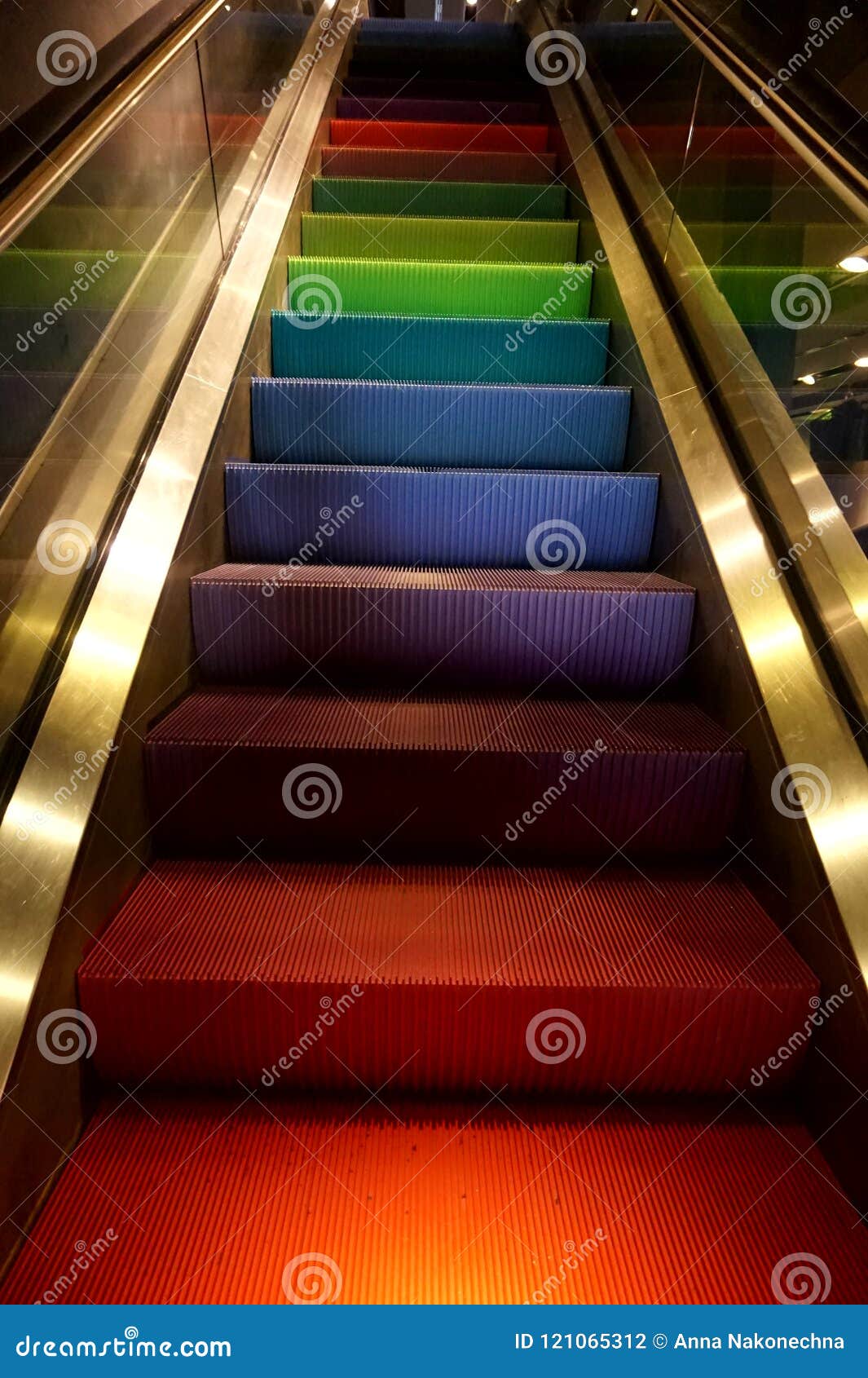 Multicolored Roltrap Voor Naar Omhoog Het Opheffen Stock Foto - Image ...