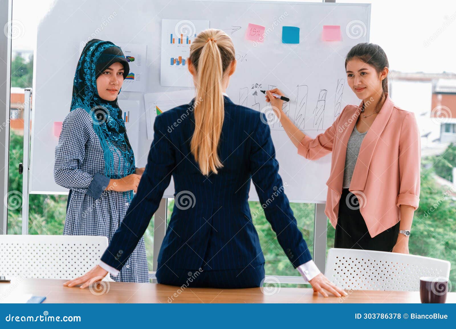 Multicultural Working Group in Teamwork Meeting. Uds Stock Photo ...