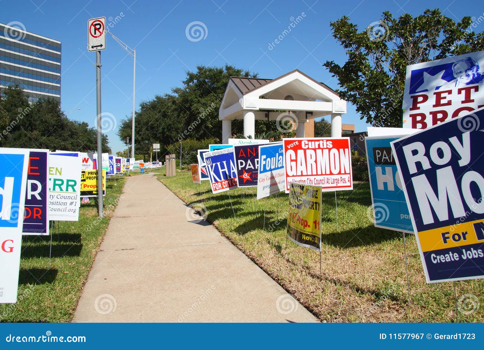 Multiple Campaign Signs at Voting Location Editorial Photography ...