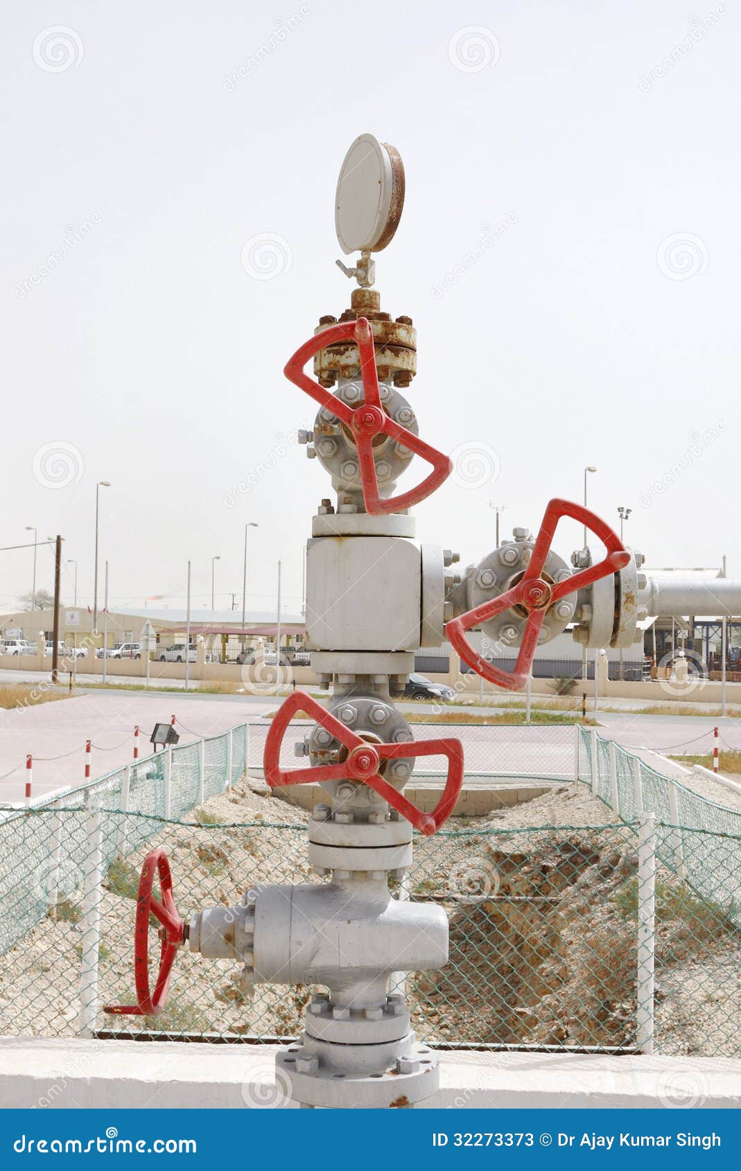 Multiple Valves Fitted on the Wellhead of First Oil Well of Gulf ...