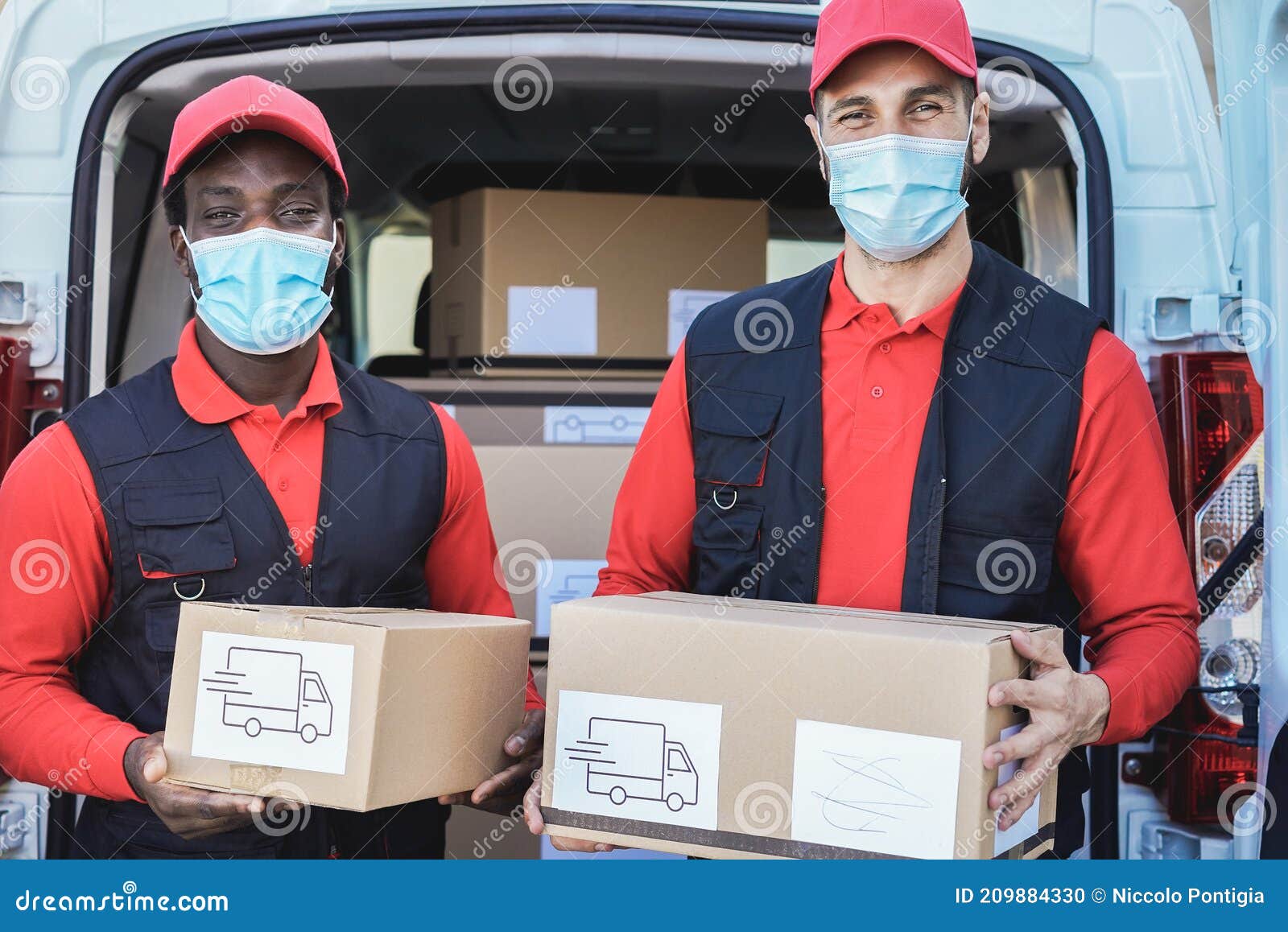 235 Customer Service Wearing Masks Stock Photos - Free & Royalty-Free ...