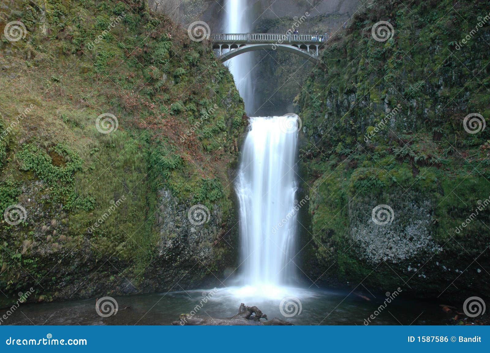 Multnomah Falls stock photo. Image of waterfall, oregon - 1587586