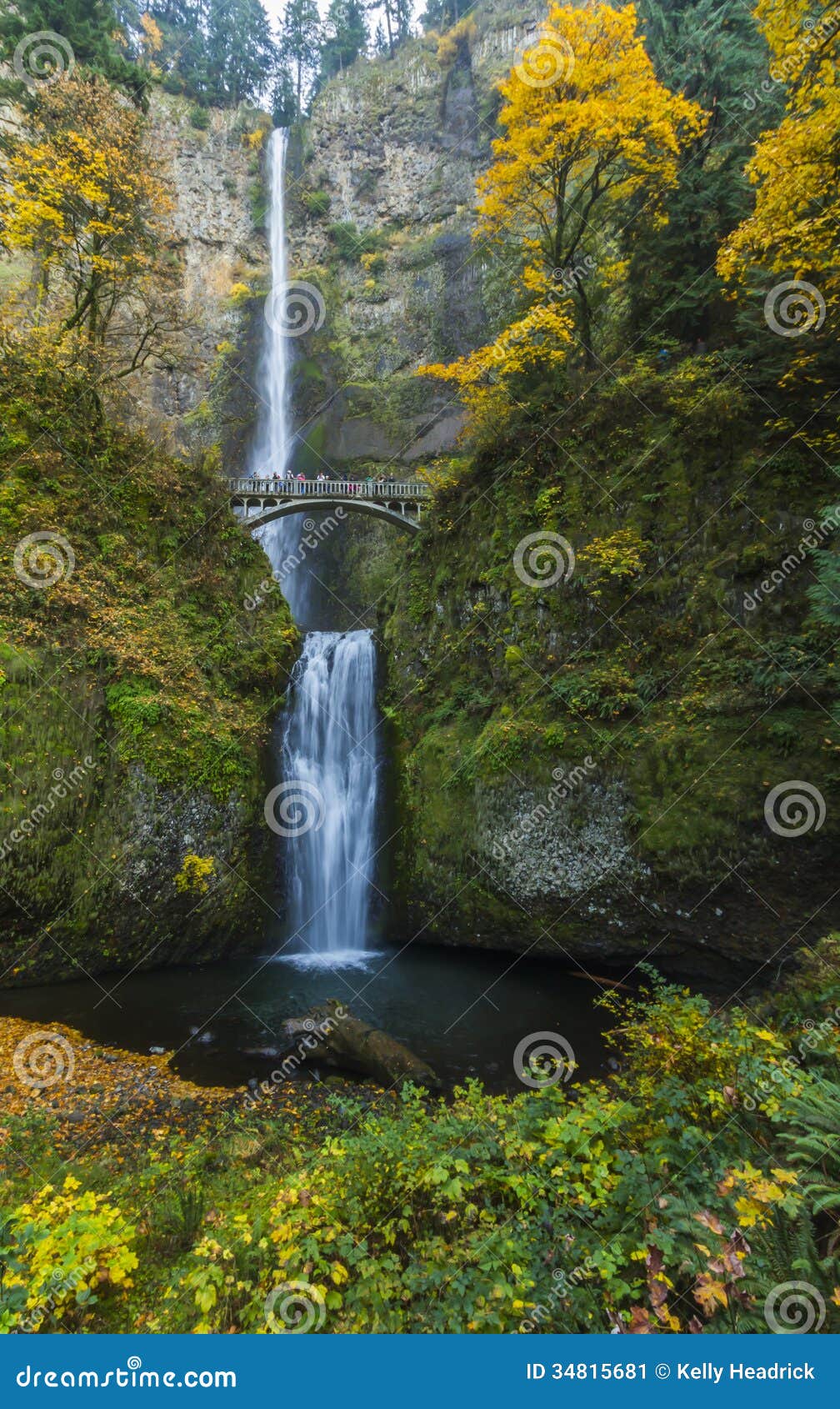 Multnomah Falls Autumn stock image. Image of outdoors - 34815681
