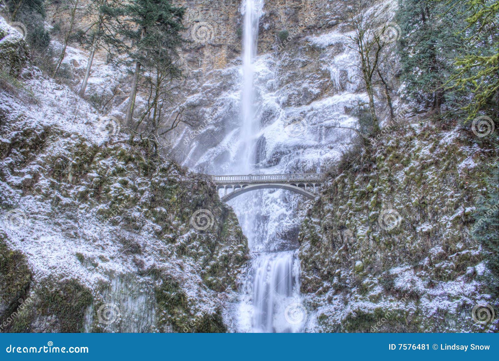 Multnomah Falls Frozen