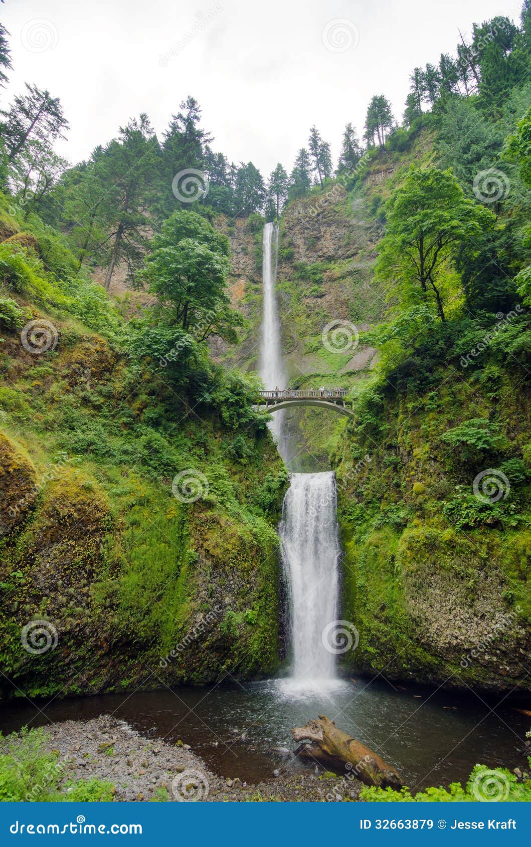 Multnomah Falls stock image. Image of footbridge, cascade - 32663879