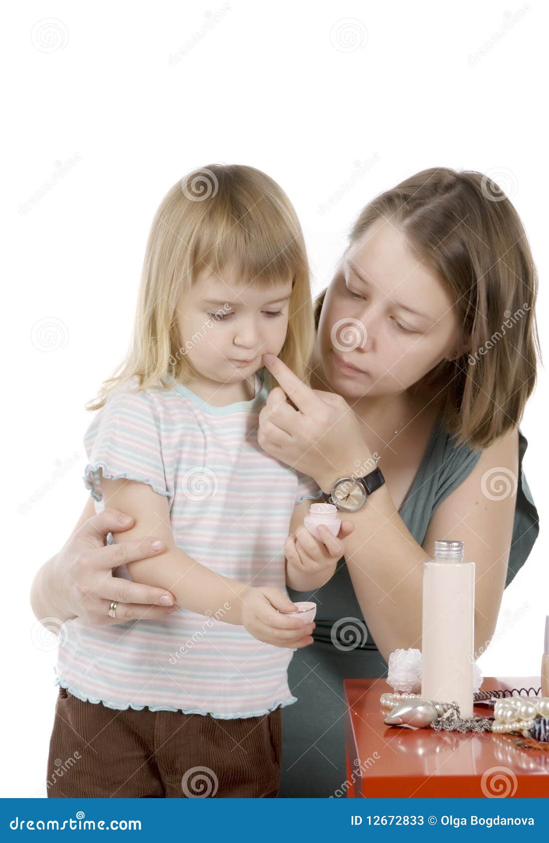 Mum cuidadoso imagem de stock. Imagem de creme, jogo - 12672833